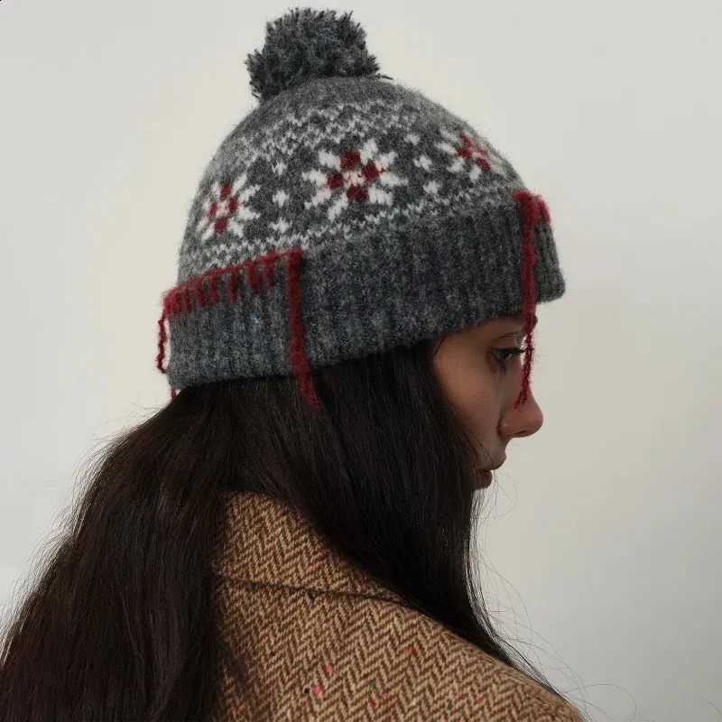 Autumn/Winter Retro Christmas Snowflake Contrasting Color Woolen Ball ...
