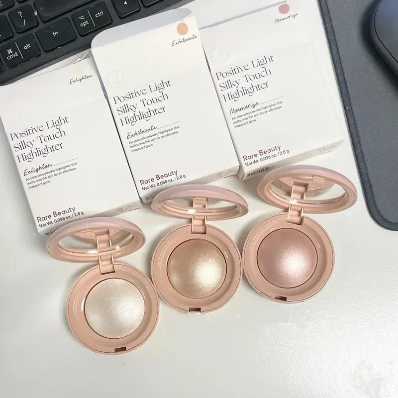 Glow Enhancing Powder Lightweight Radiance, Silky Smooth Finish ...