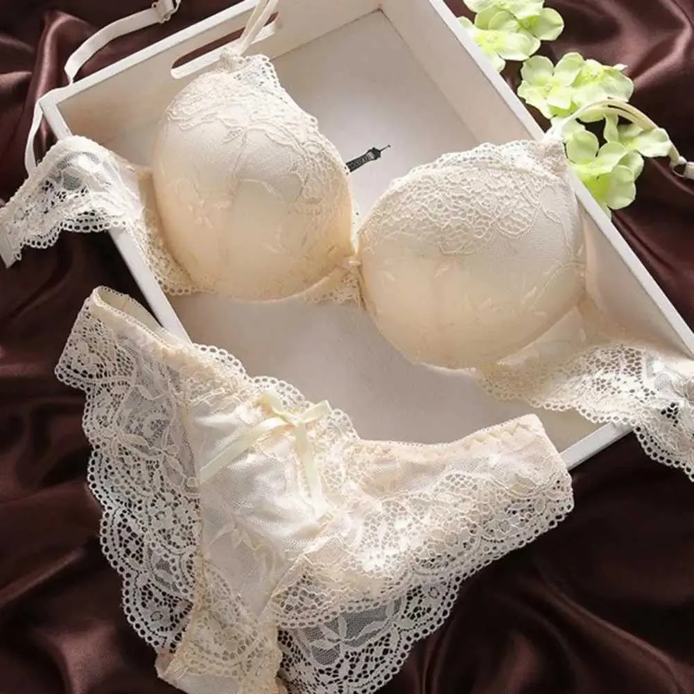 Women Lace Bra and Panty Set Breathable Acrylic Underwear with Push-up ...