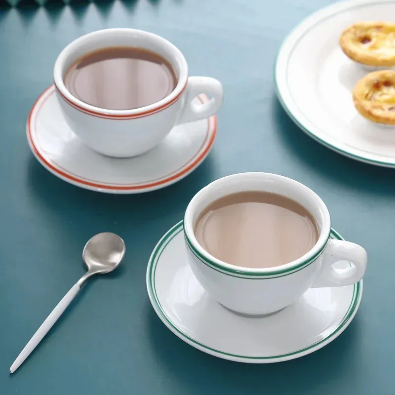 Ensemble D'assiette De Tasse De Thé Vintage Coloré Tasse De Café Au ...