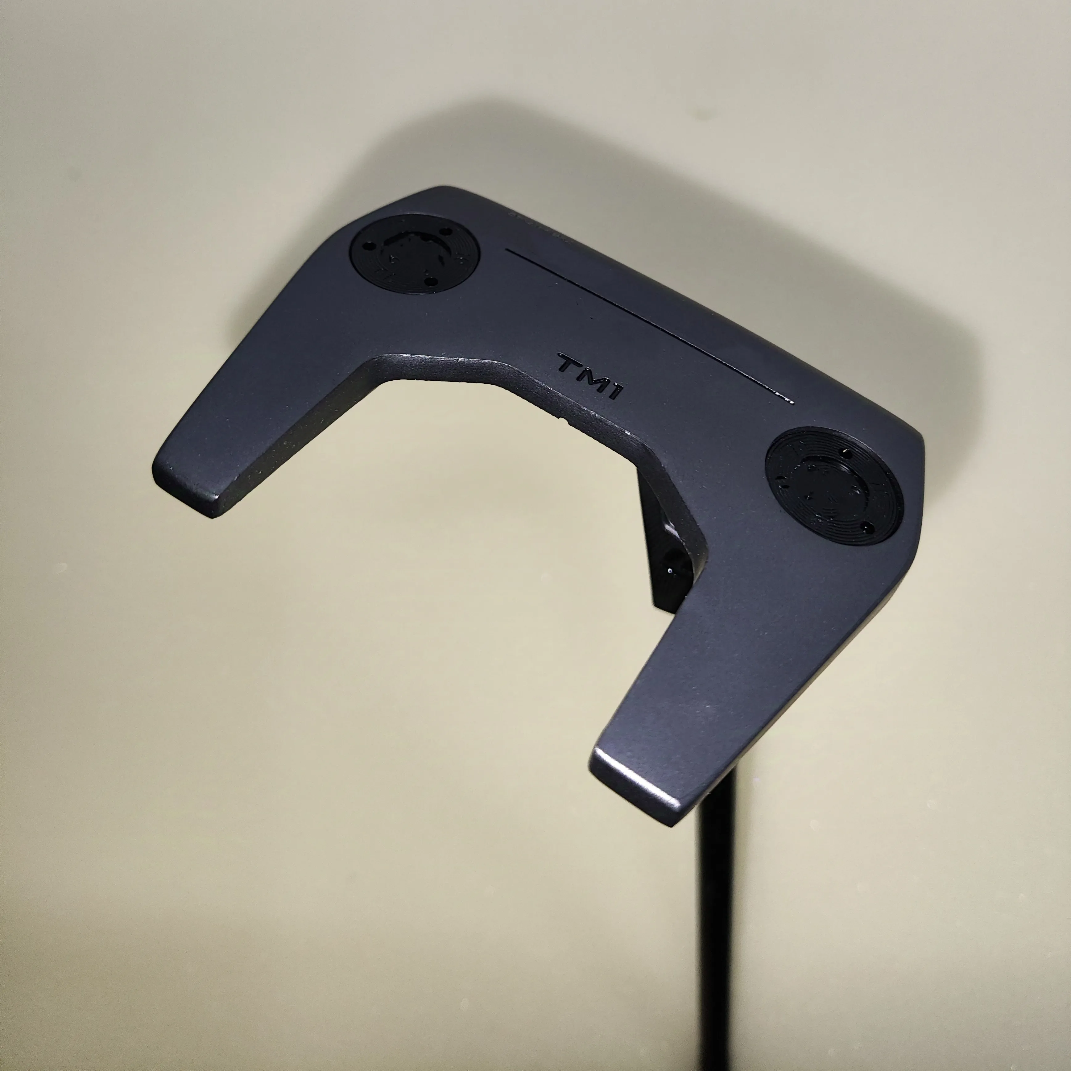 TM1 Customizable Black Knight Horn Golf Golf Putter Stand For Men ...