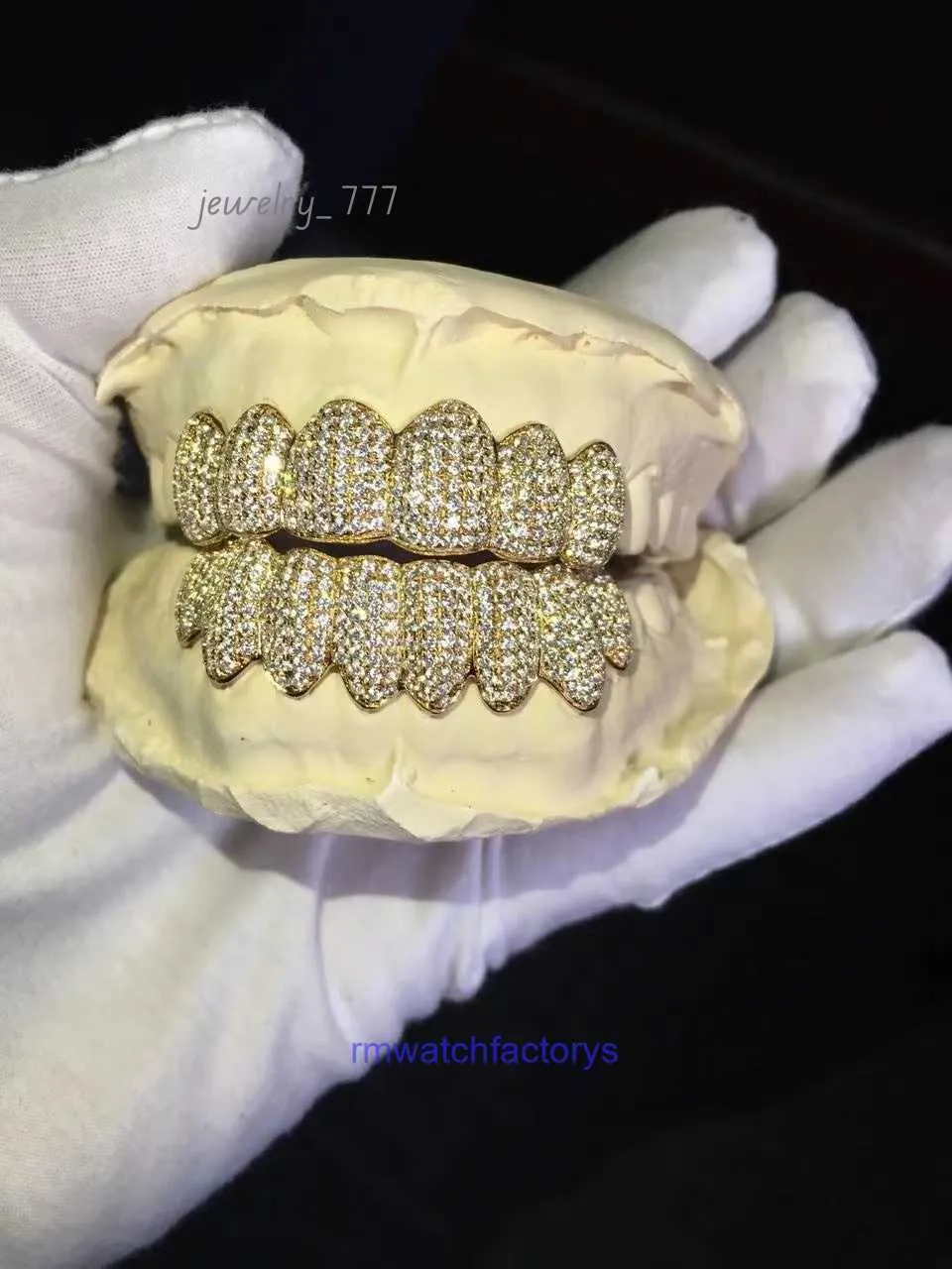 Custom European PYUT Diamond Gold Braces For Teeth Hip Hop Grillz For ...