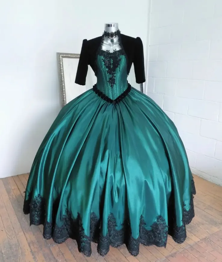 Vintage Gothic Lace Strap Green Princess Prom Dress With Applique ...