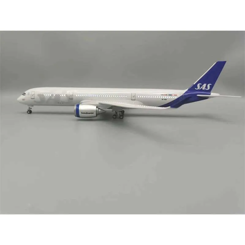 1/150 Scale Diecast Airplane Model with Light - Premium Quality ...