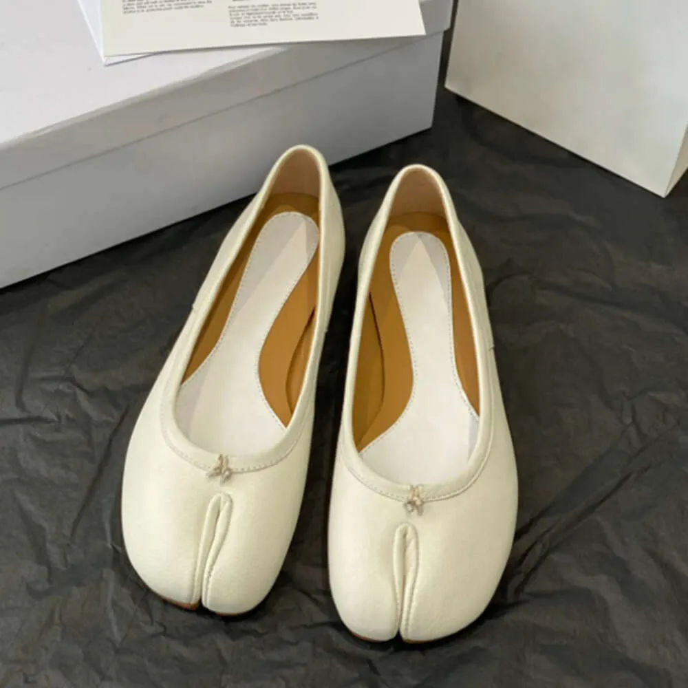 Stylish Tabi Ballet Flats With Split Toe, Buckle Strap, And Mary Jane ...