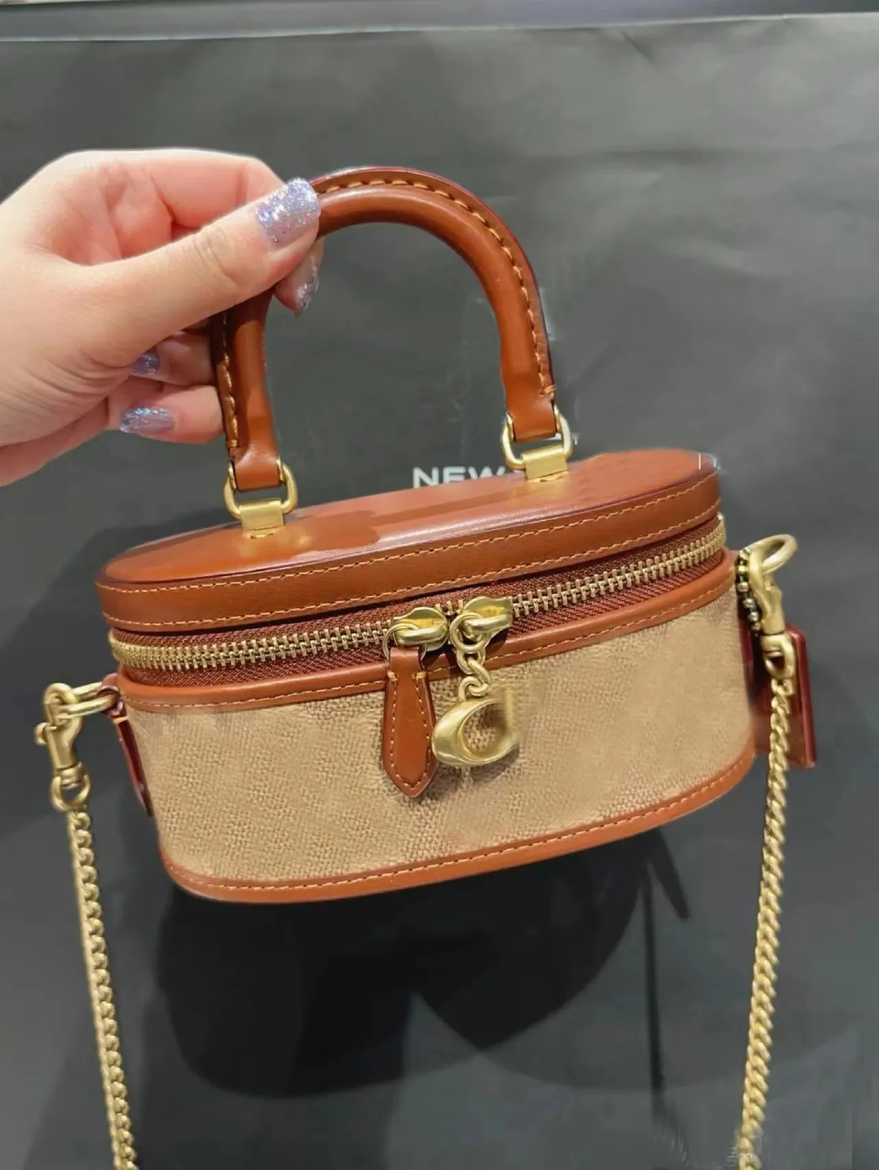 DHgate.com:Mini Leather Handbag in Classic Floral Design: A Compact and ...