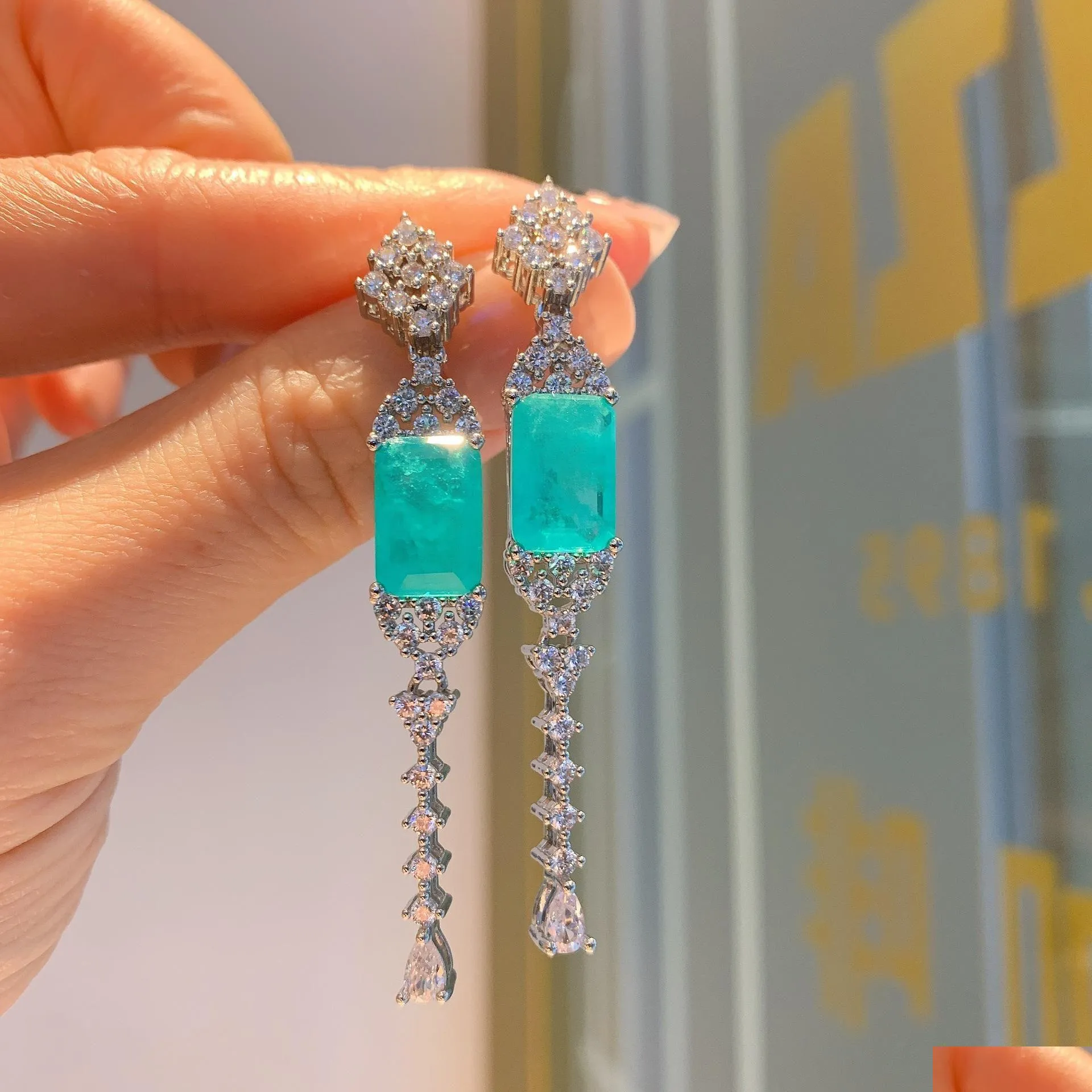 DHgate.com:Exquisite Emerald Crystal Dangle Earrings: High-Quality ...
