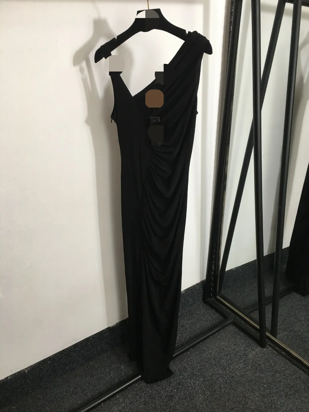 401 2024 Milan Runway Dress SPring Summer Sleeveless Black Brand Same ...