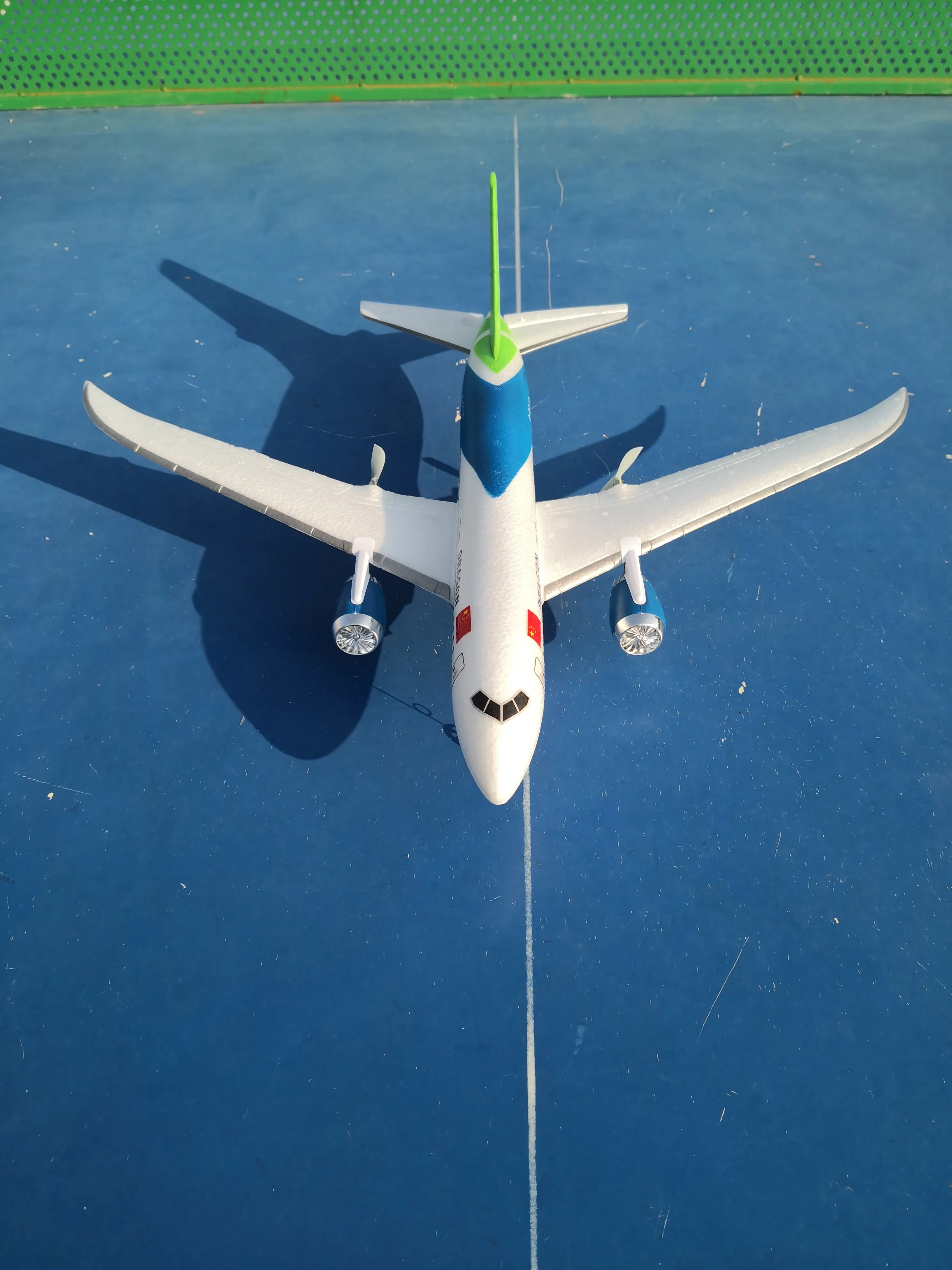 Qf008b 3-Channel C919 Airliner 3D Stunt Fixed-Wing Electric Remote ...