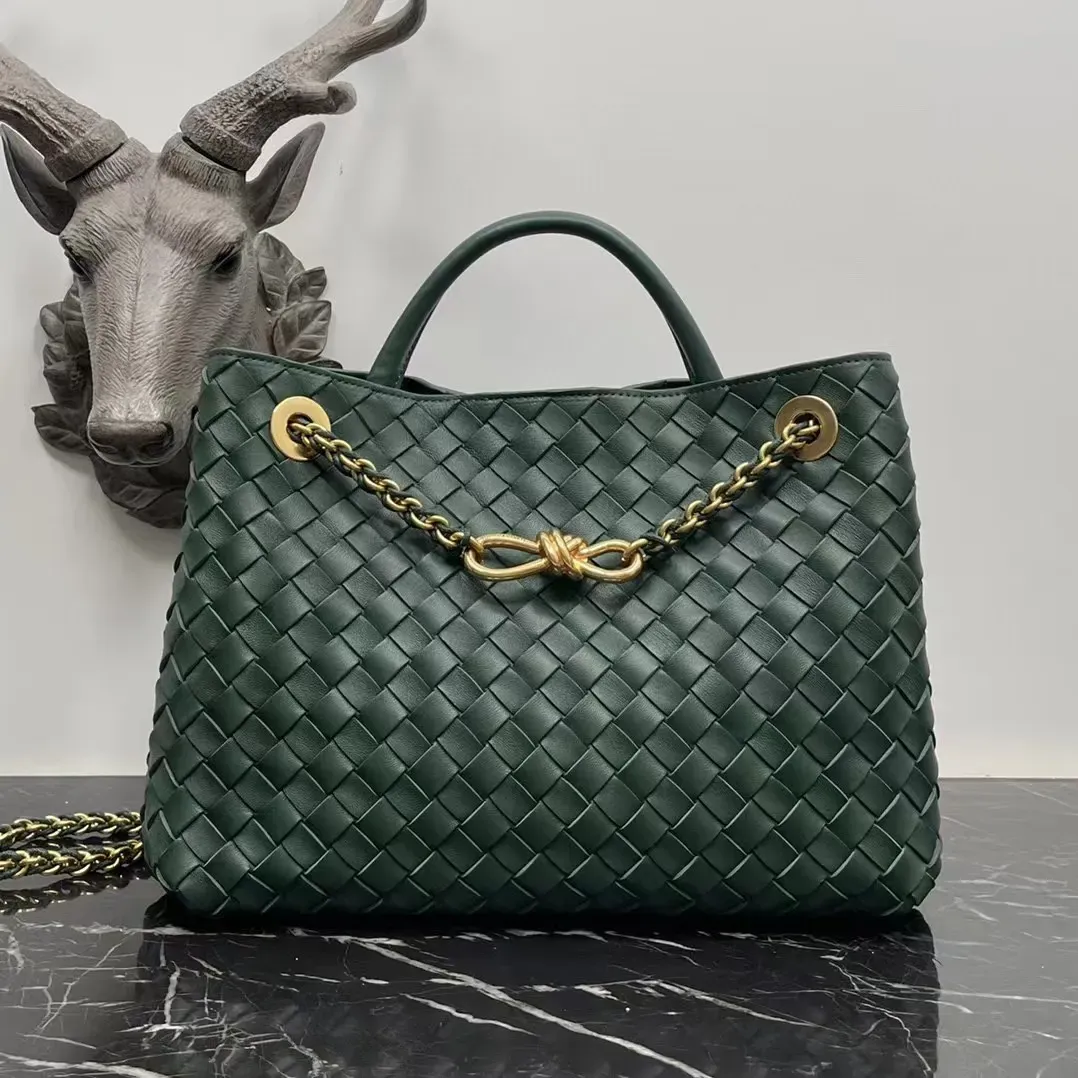 Chain Handbag: Premium Quality Box Shaped Handbag - Shop Now! Popular ...