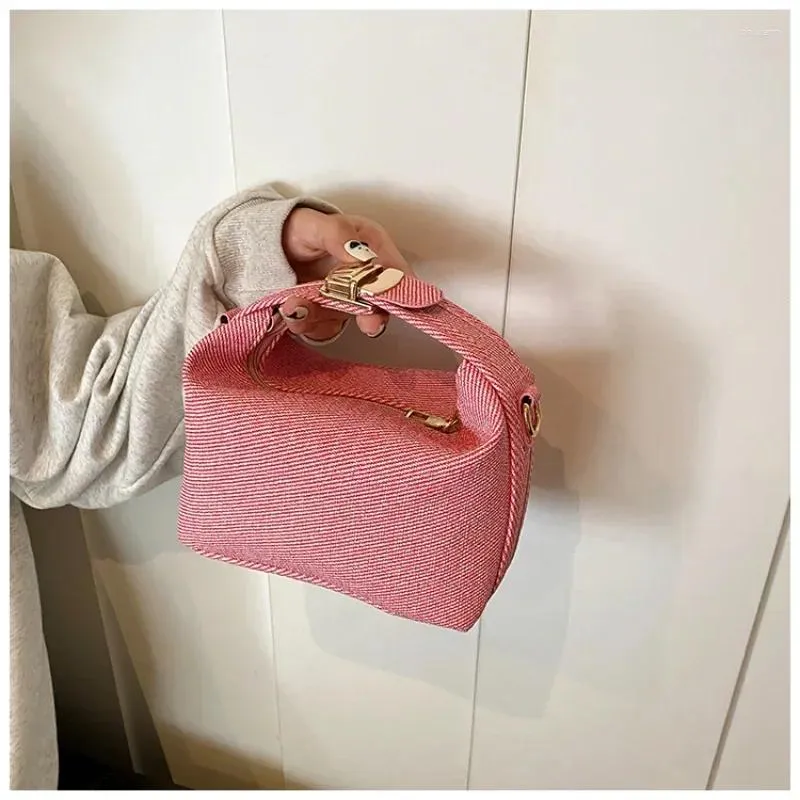 Chic Underarm Hobo Handbag: Small, Fashionable & Versatile Crossbody ...