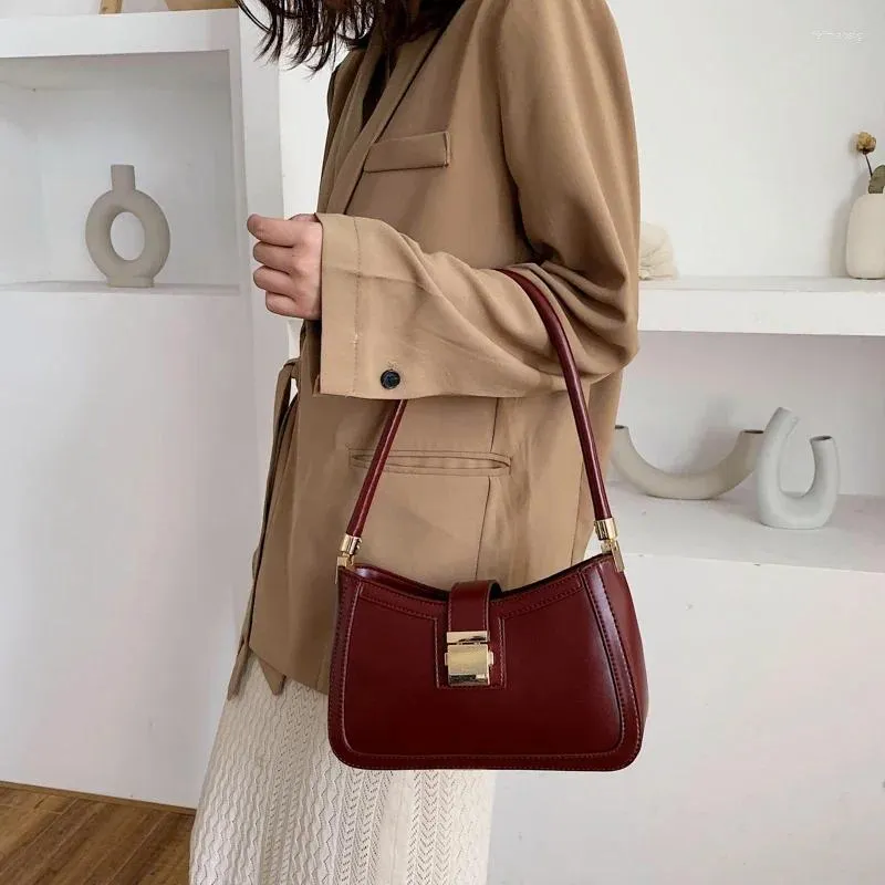French Style Red Underarm Burgundy Tote Bag Vintage Texture, Simple ...