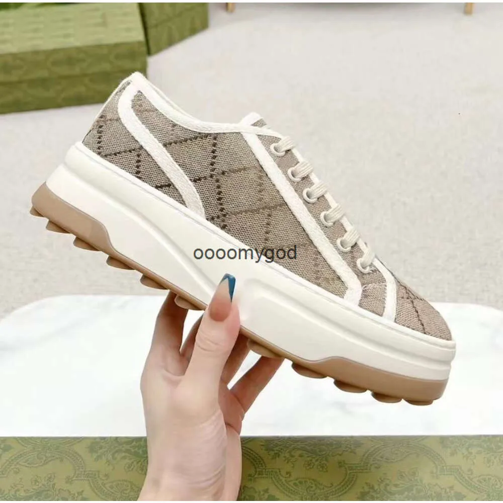 Tennis 1977 Beige Trainer Luxury Platform Shoe Green And Red Web Stripe ...