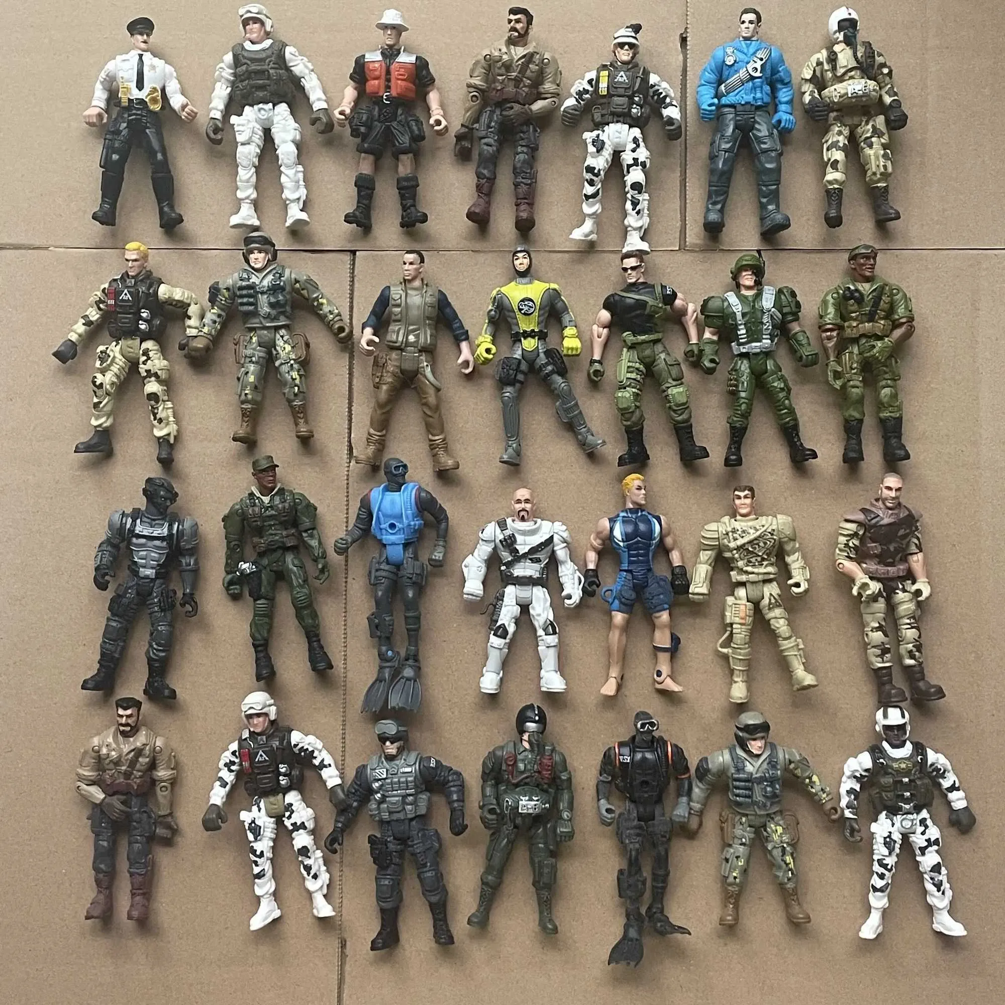 DHgate.com:10cm Posable Plastic Action Figure Toy - Soldier Mode ...