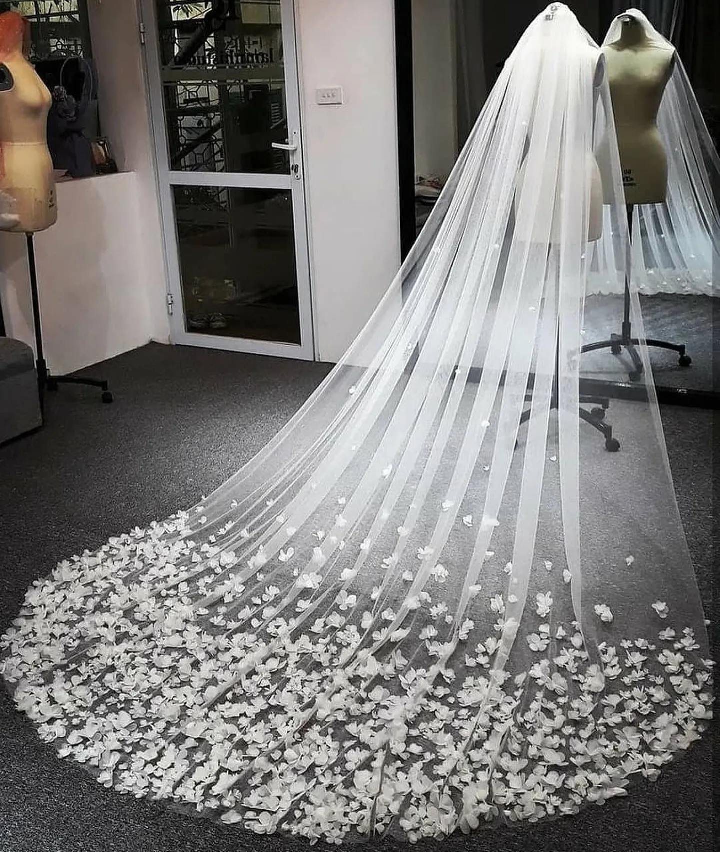 Elegant 3M Cathedral Wedding Veil: Handmade Lace, Flowers, Pearls - Shop Now! from Dhgate Bridal ...