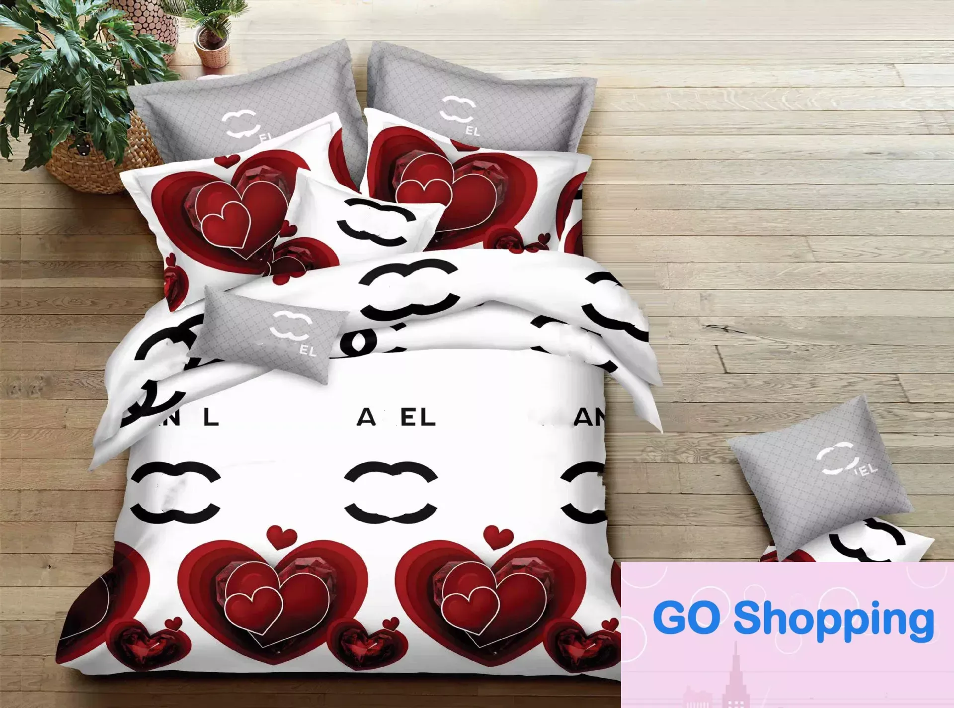 Luxury Cotton Bedding Set - Designer Letter & Love Print 4-Piece Quilt ...