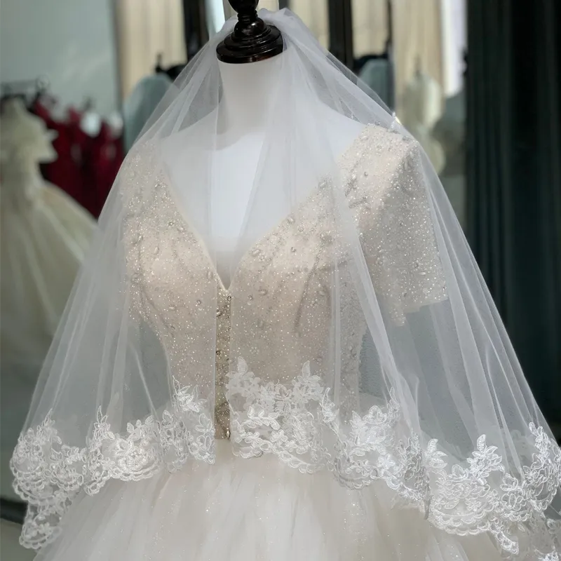 Soft Lace Wedding Veil 2 Layers Short Bridal Veil with Comb for Brides ...