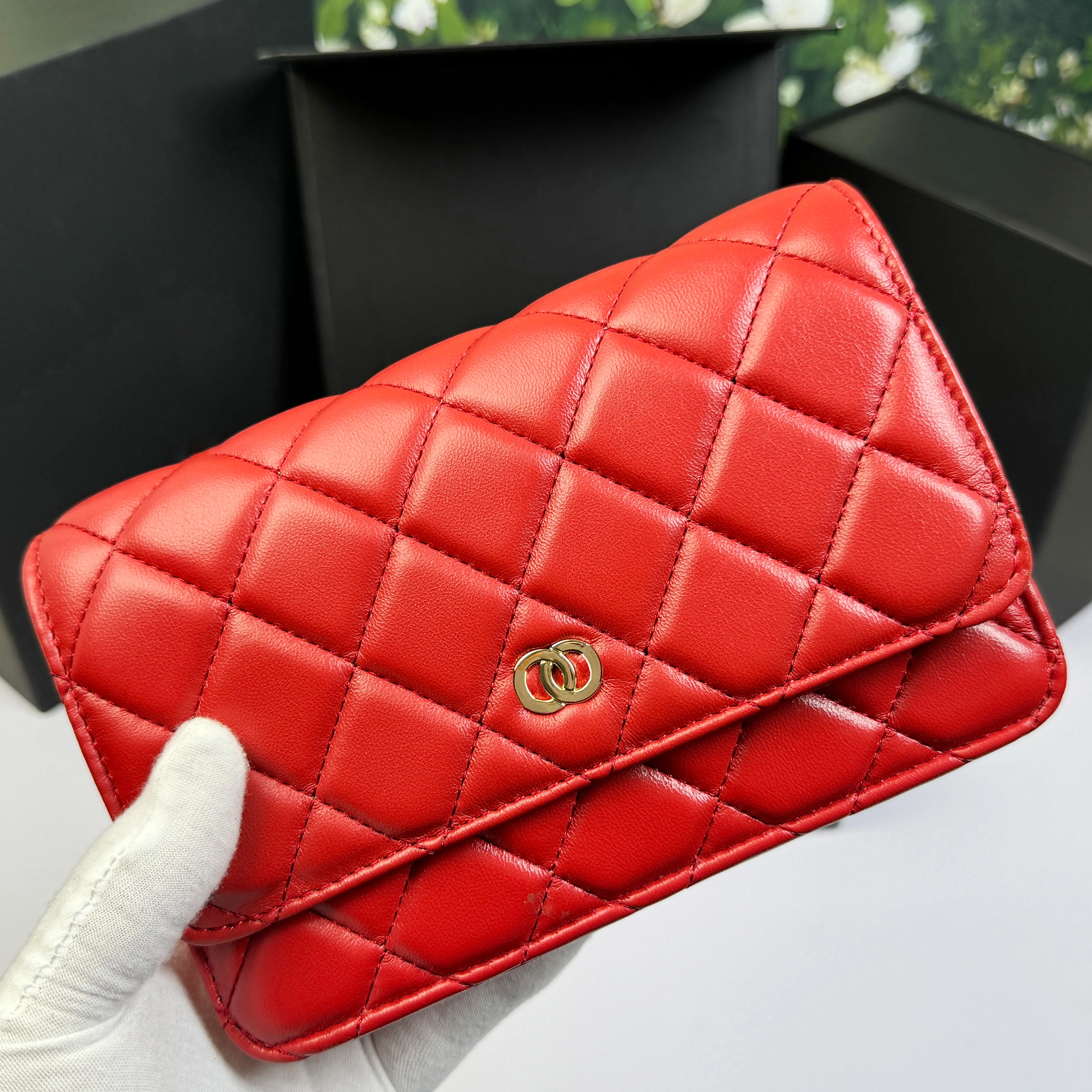 Luxury Designer Handbag With Shoulder Chain, Clutch, Flap, Consuela ...