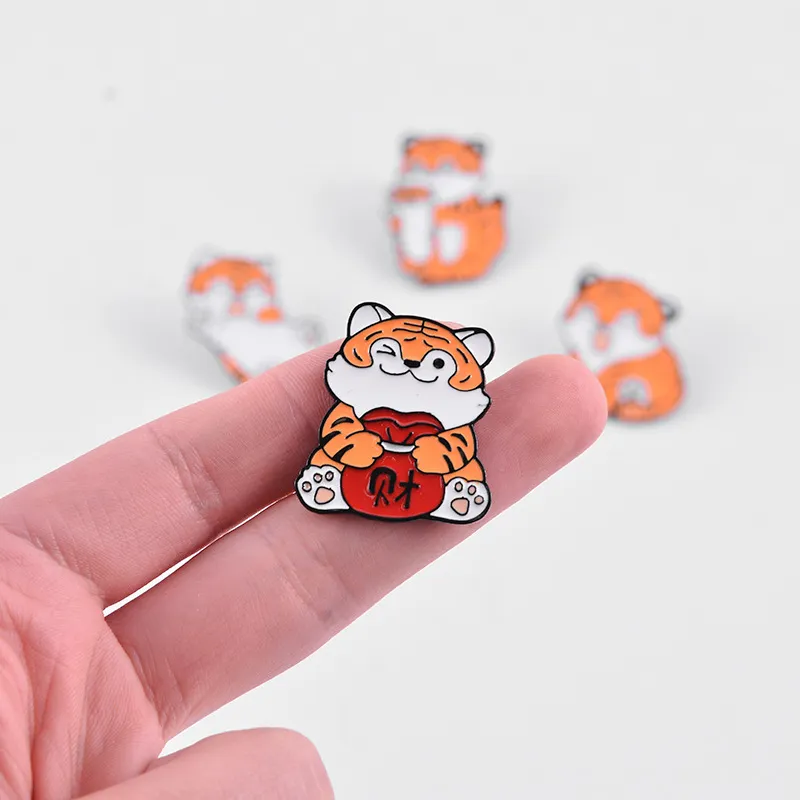 Tiger Cat Brooch Rhinestone Pin Badge for Clothing and Bags, 1.5 in ...