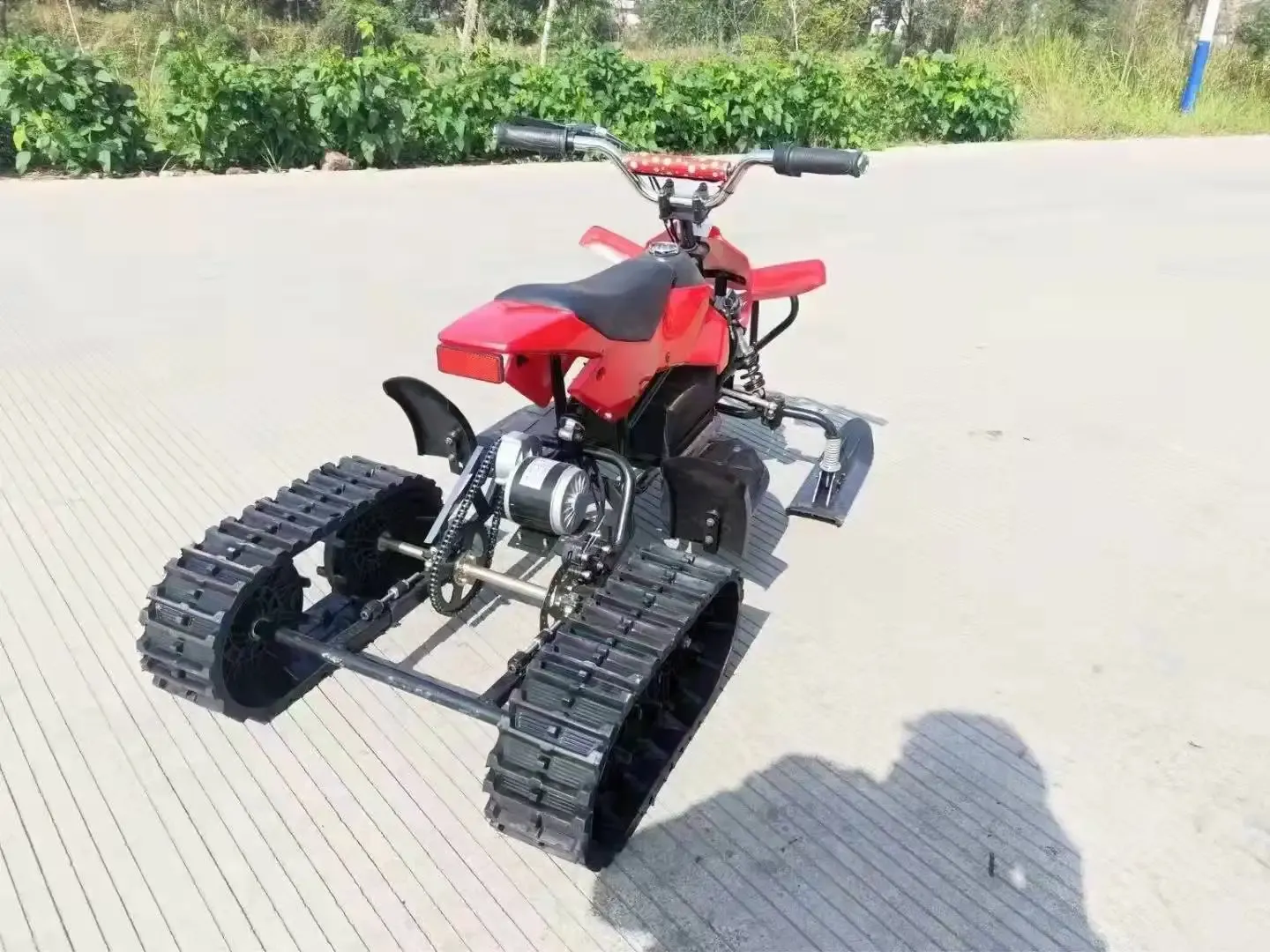 DHgate.com:Premium Electric Snowmobile: High-Speed Ski Scooter for ...