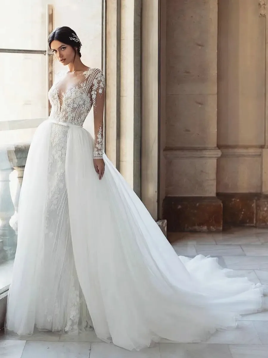 Luxury Lace Applique Wedding Dress With Detachable Train And Sweetheart ...