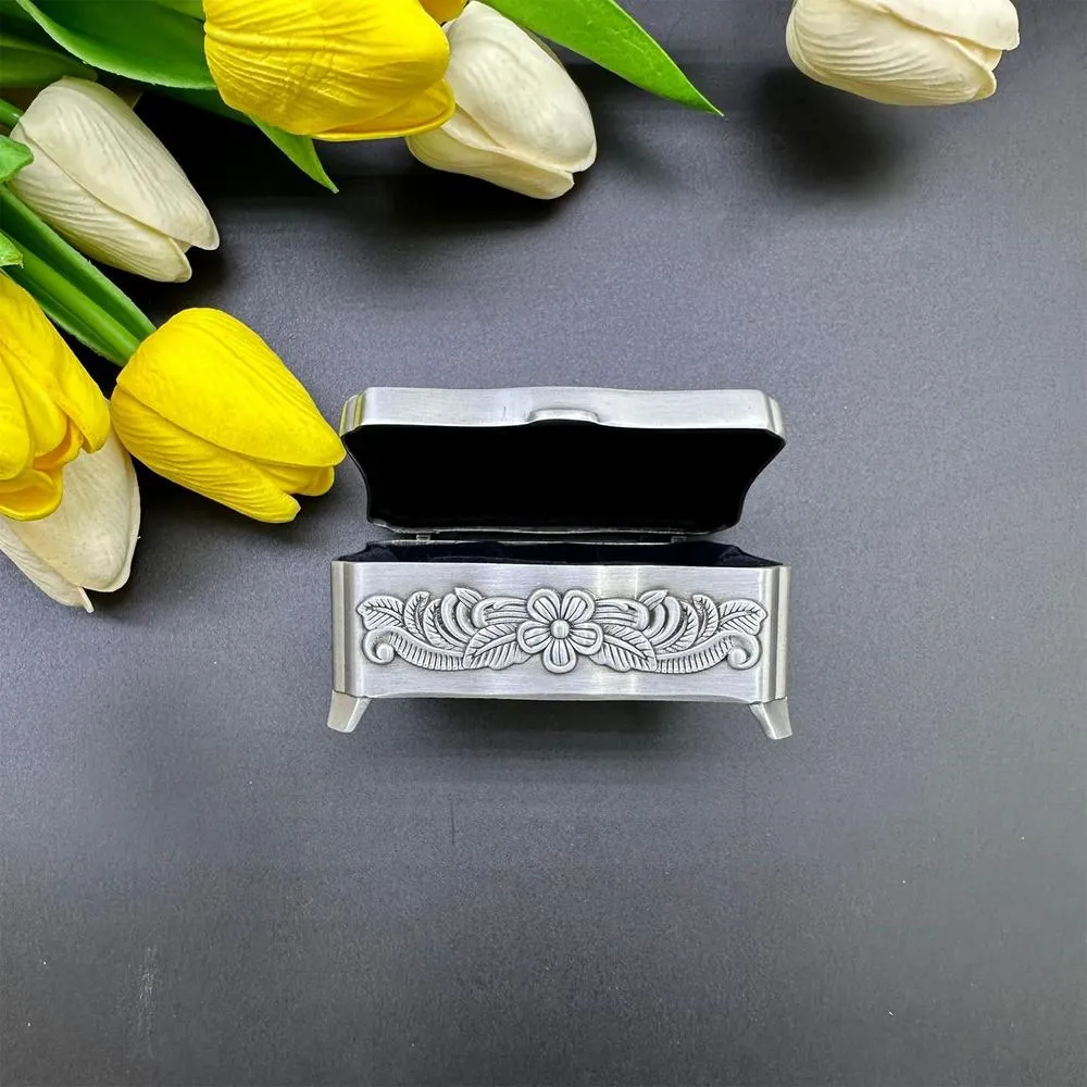 Retro Metal Jewelry Box Carved Flower Design Pendant and Beads ...