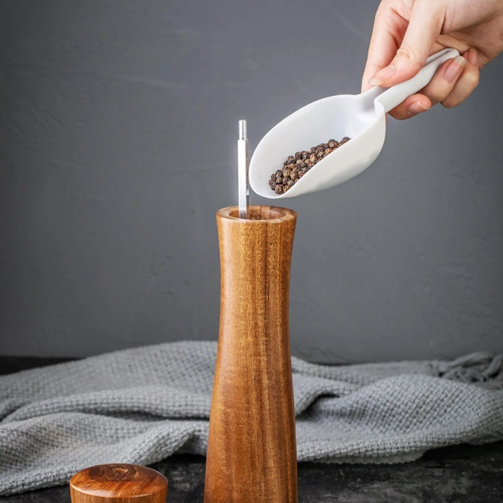 DHgate.com:Premium Noble Wooden Pepper Mills - Ceramic Grinder Salt and ...