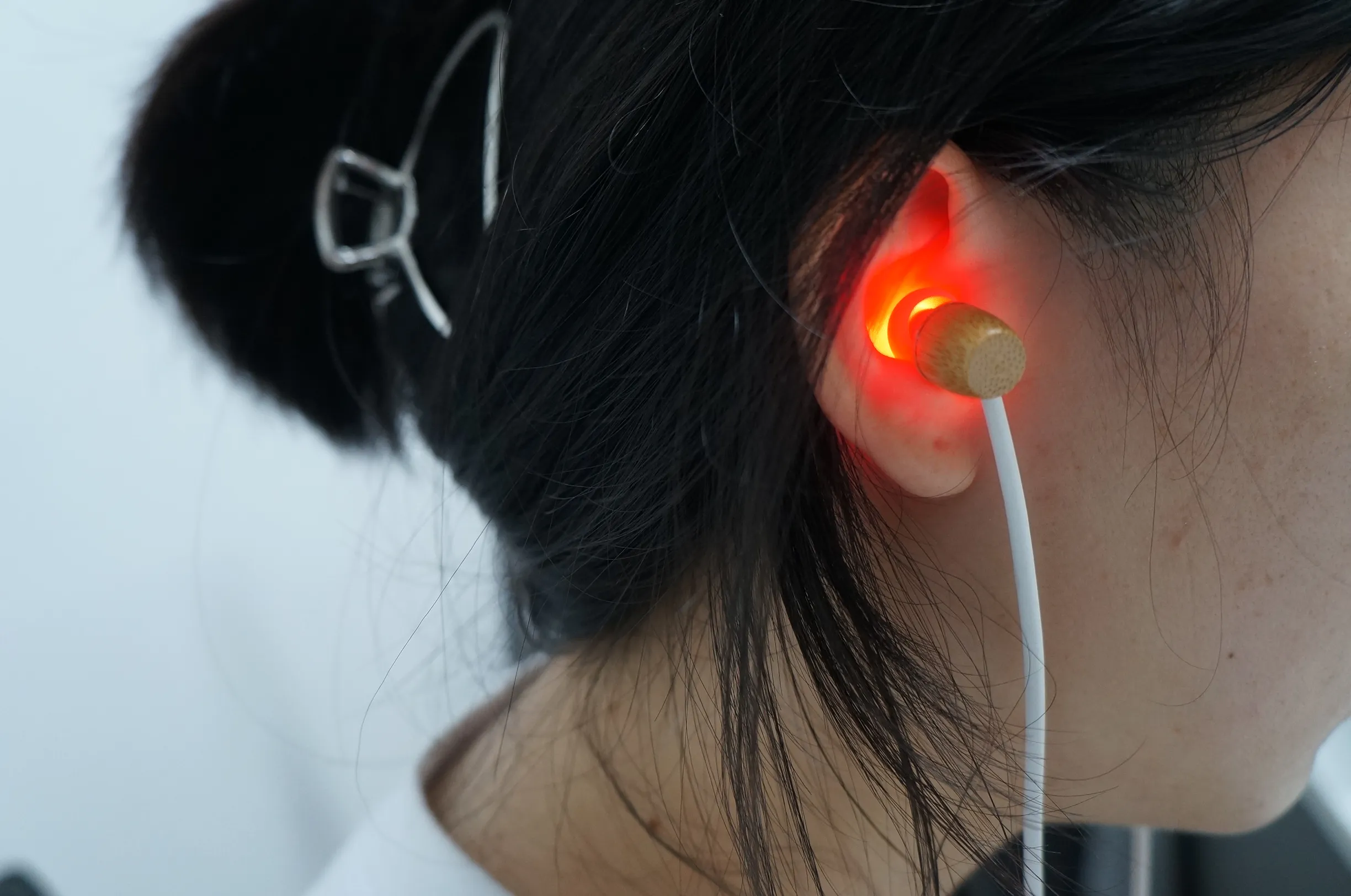 Wholesale USB Type 650nm Red Light Earplug Irradiation Semiconductor ...