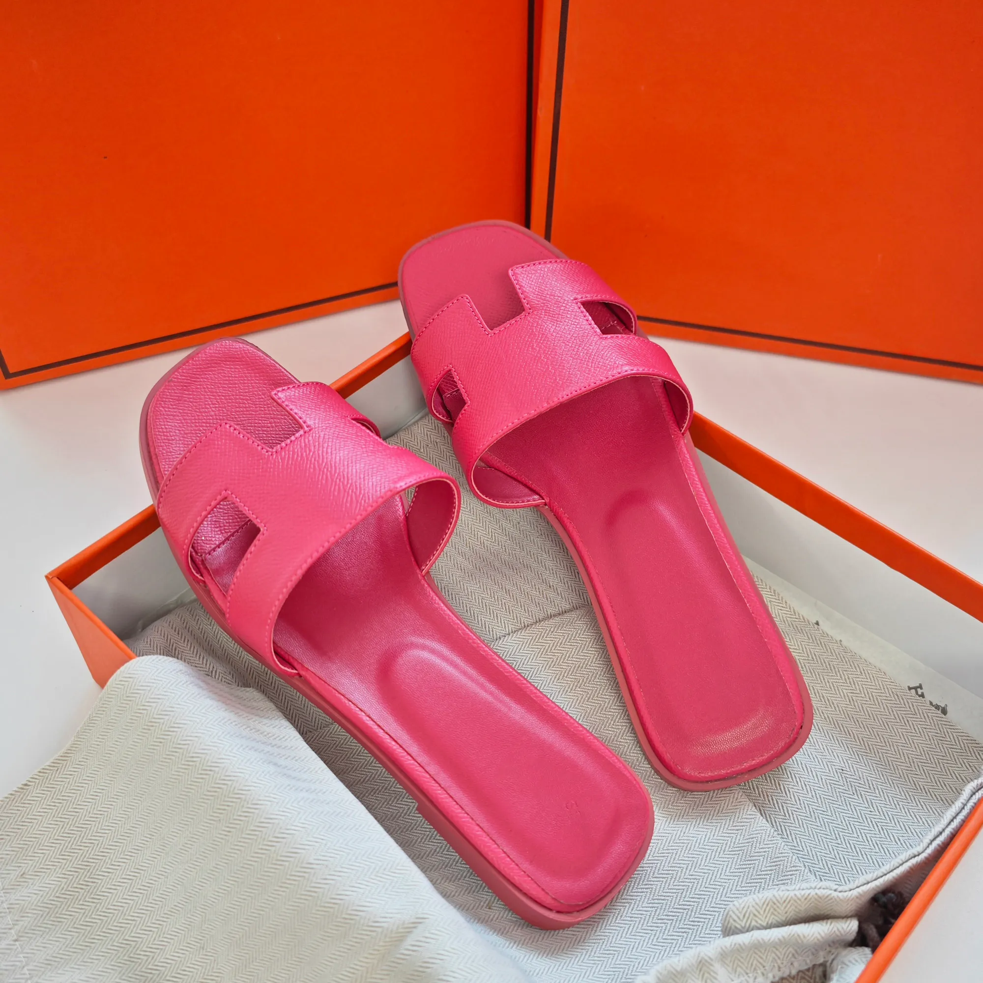 Designer Leather Slides With Cartoon Big Head And Flat Heel For Women Summer Fashion Mens ...