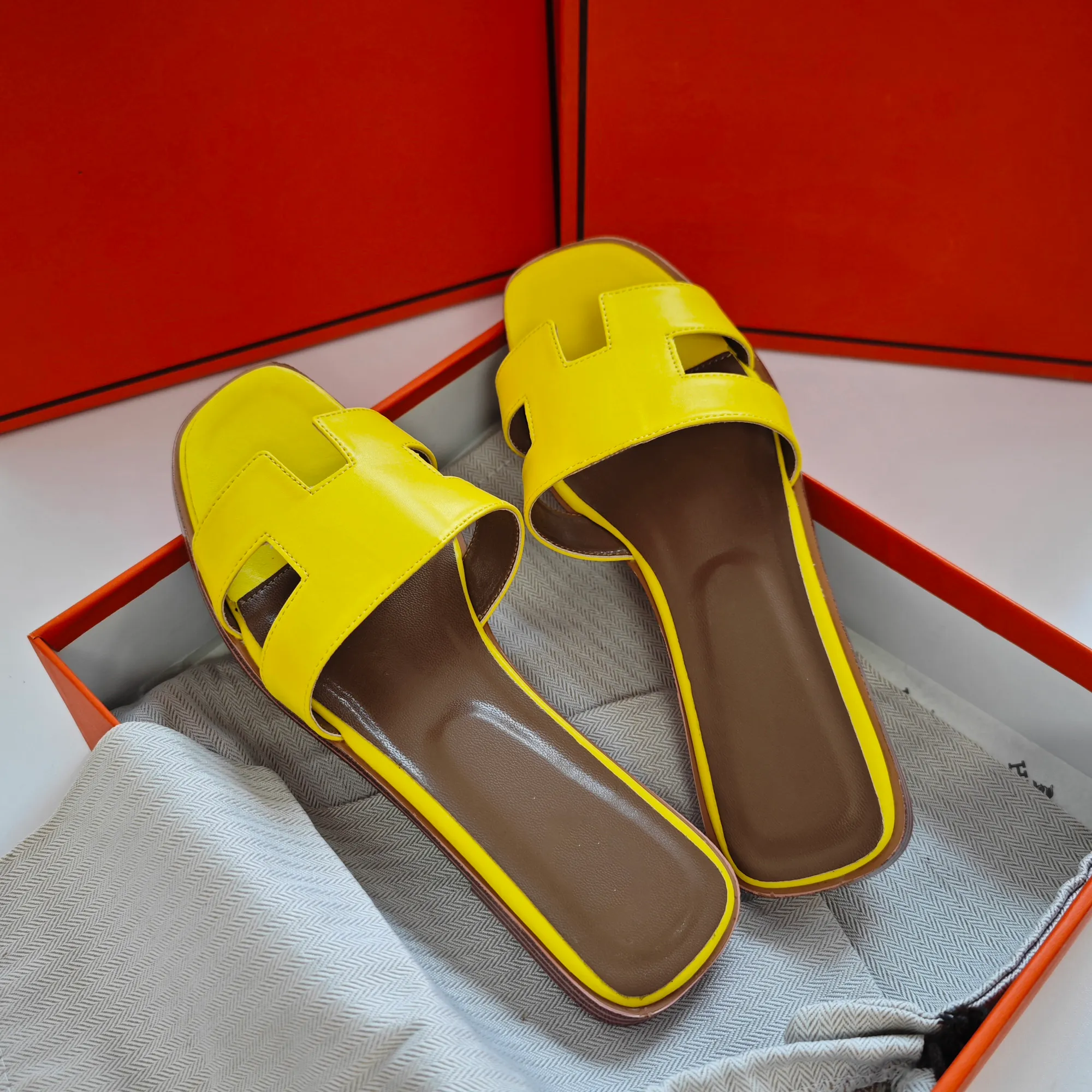 Designer Leather Slides With Cartoon Big Head And Flat Heel For Women Summer Fashion Mens ...