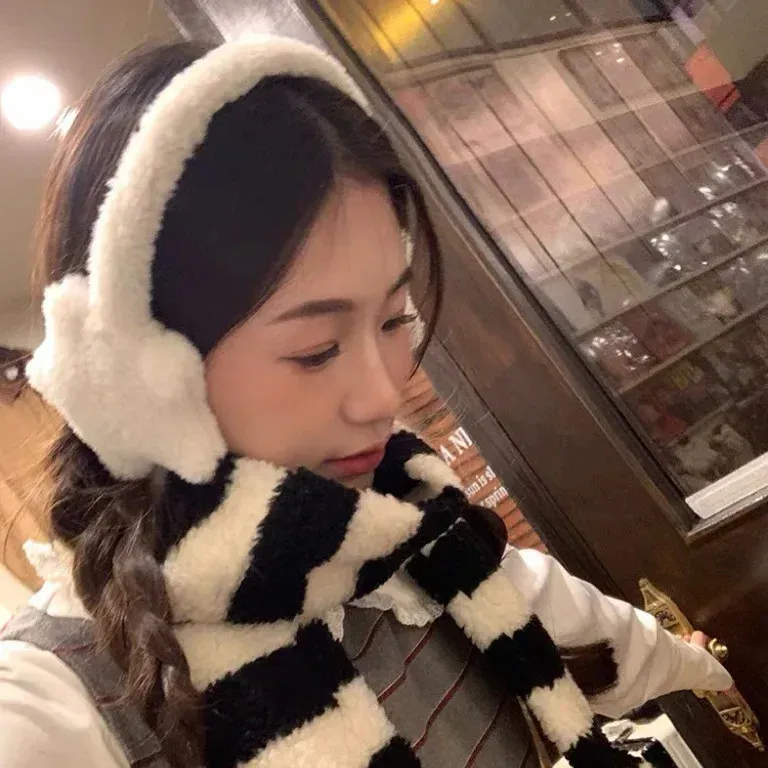 Women's Warm Striped Earmuffs - Y2K Style, Thickened Fleece Ear Warmers ...