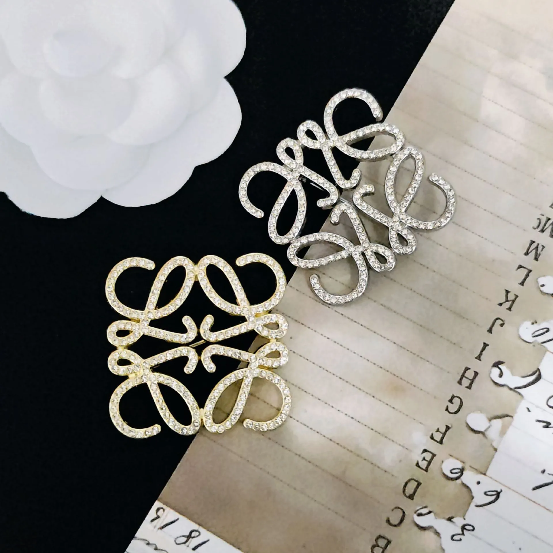 Luxury Brand Designer Brooches: New Fashion Rhinestone Jewelry Brooch ...