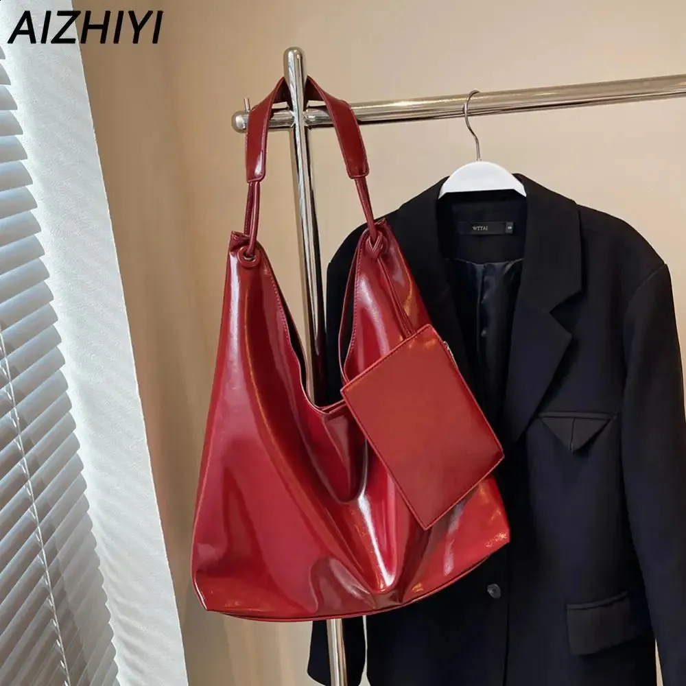 Vegan Leather Tote Bag with Matching Purse - Retro Shoulder Handbag for ...