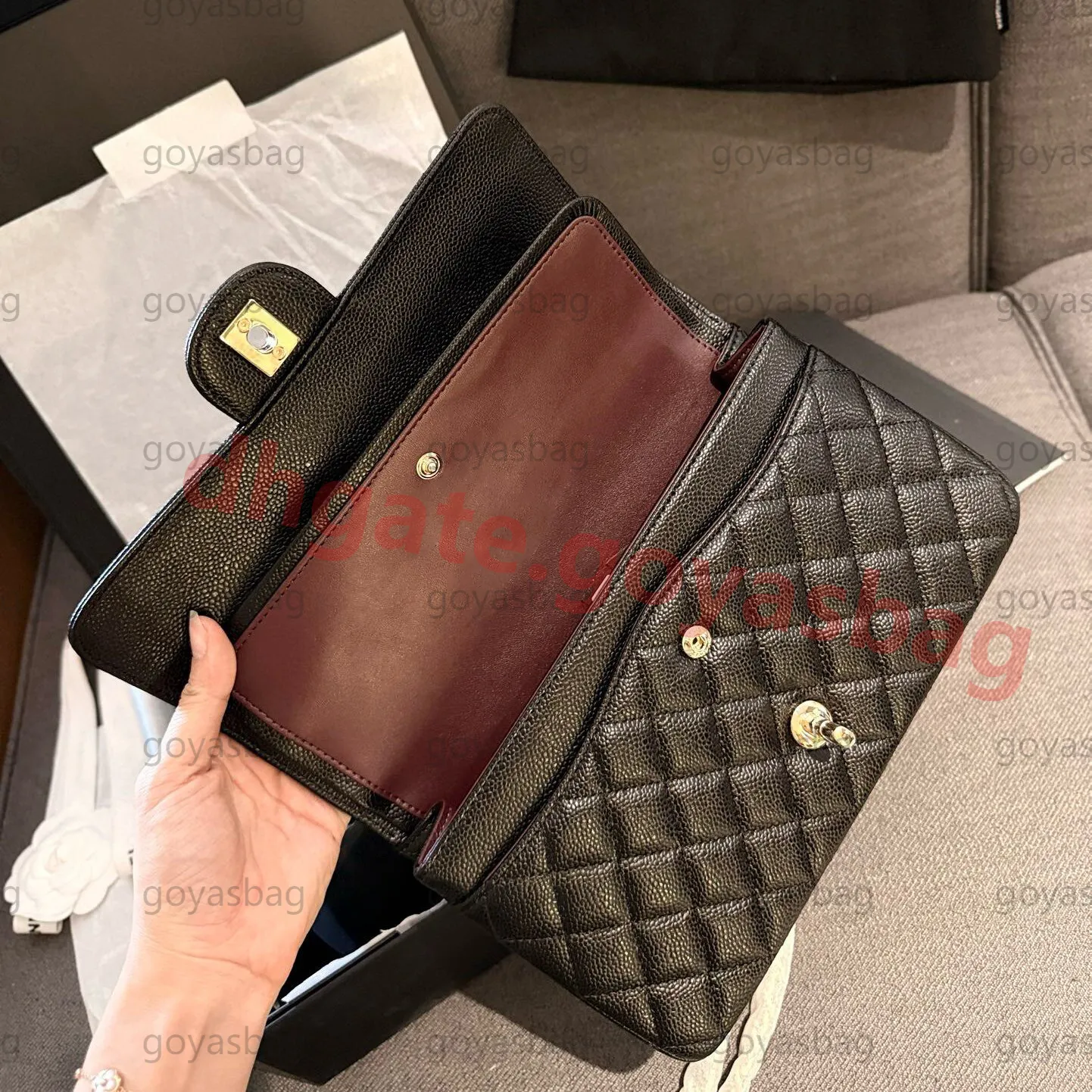 Designer Chain Bag: Elegant Leather Shoulder Bag With Chain Strap ...