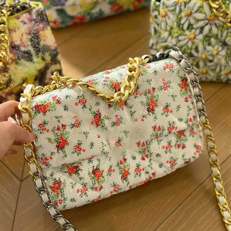 Flower Designer Bag for Women, Flower Pattern Metal Chain Shoulder Bag ...