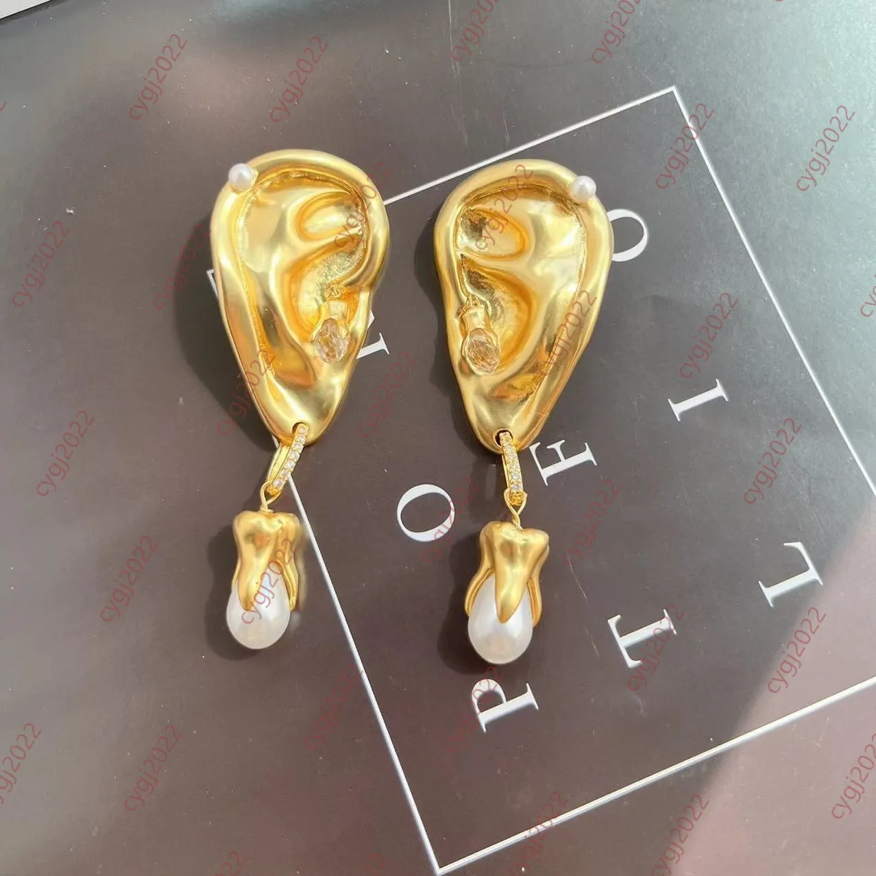 Abstract Face Asymmetrical Ear Clip Earrings Vintage Style Non Piercing ...