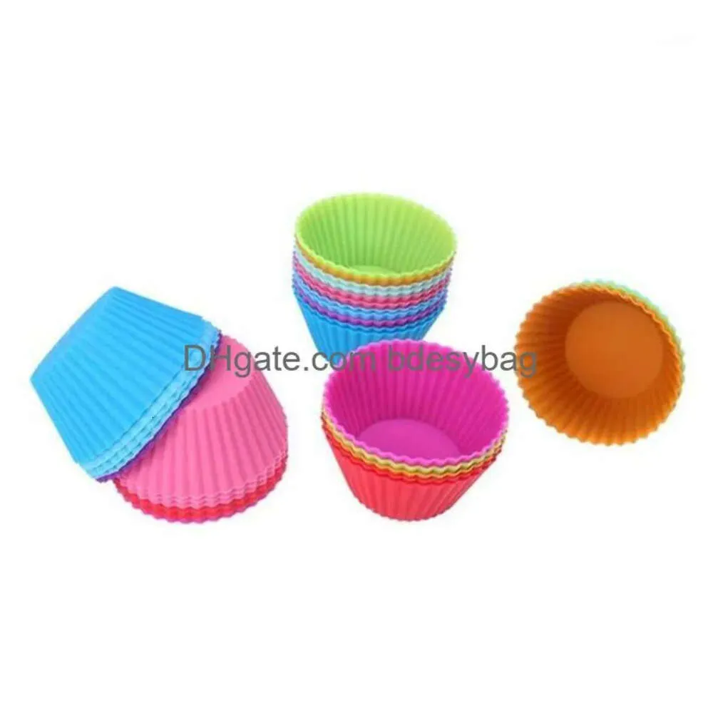 Set of 12 Round Silicone Baking Molds for Cakes, Jellies, Cupcakes, and ...