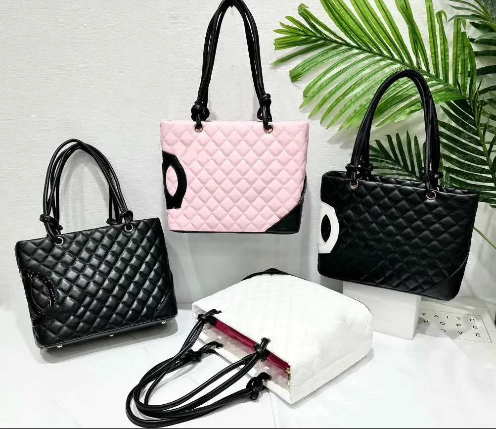 Designer Diamond Lattice Leather Shoulder Pink Duffle Bag For Women ...