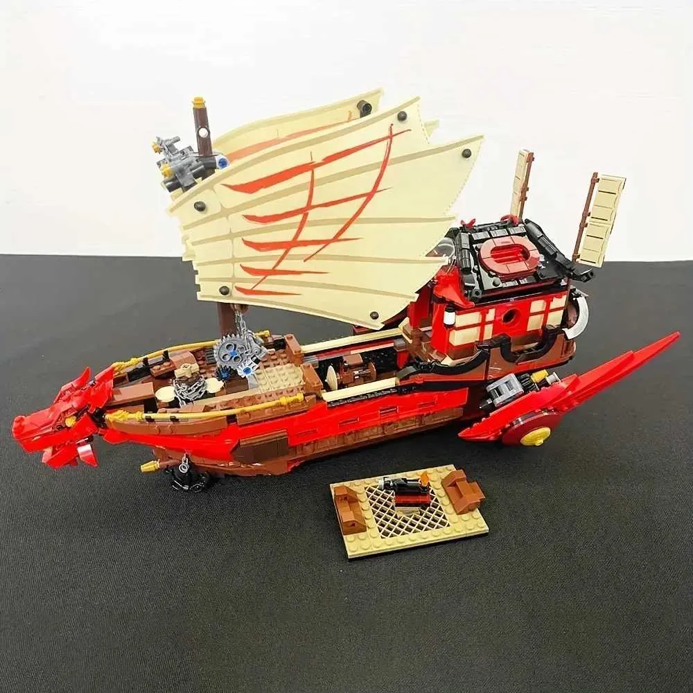 Creative Adventure: 1781-Piece Dragon Head Boat Model - Exciting ...