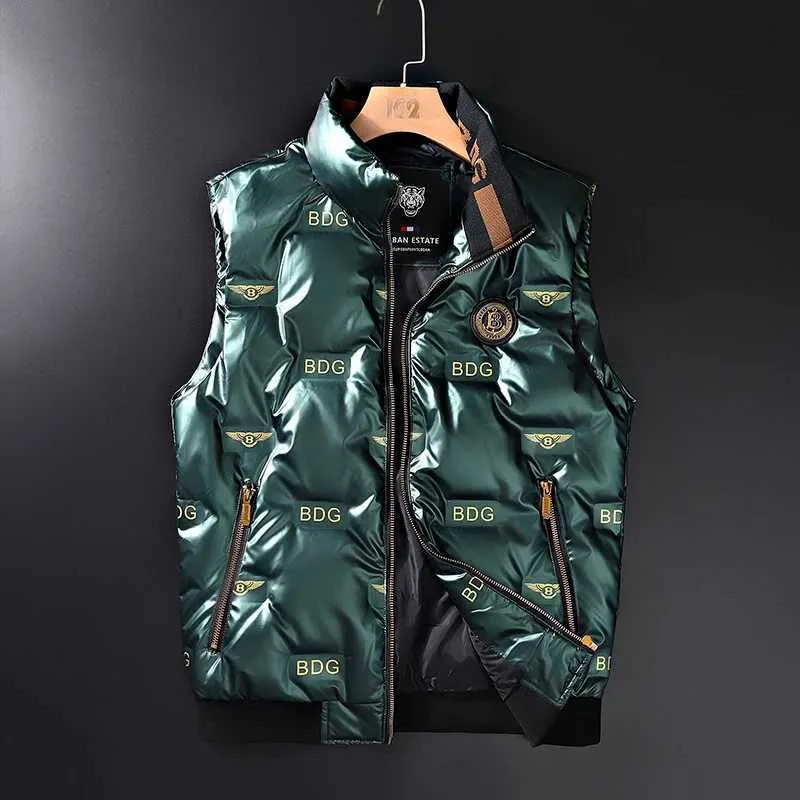 Mens Winter Fashion Down Parka With Metal Medal And Shiny Mens Winter Fashion Down Parka With Metal Medal And Shiny