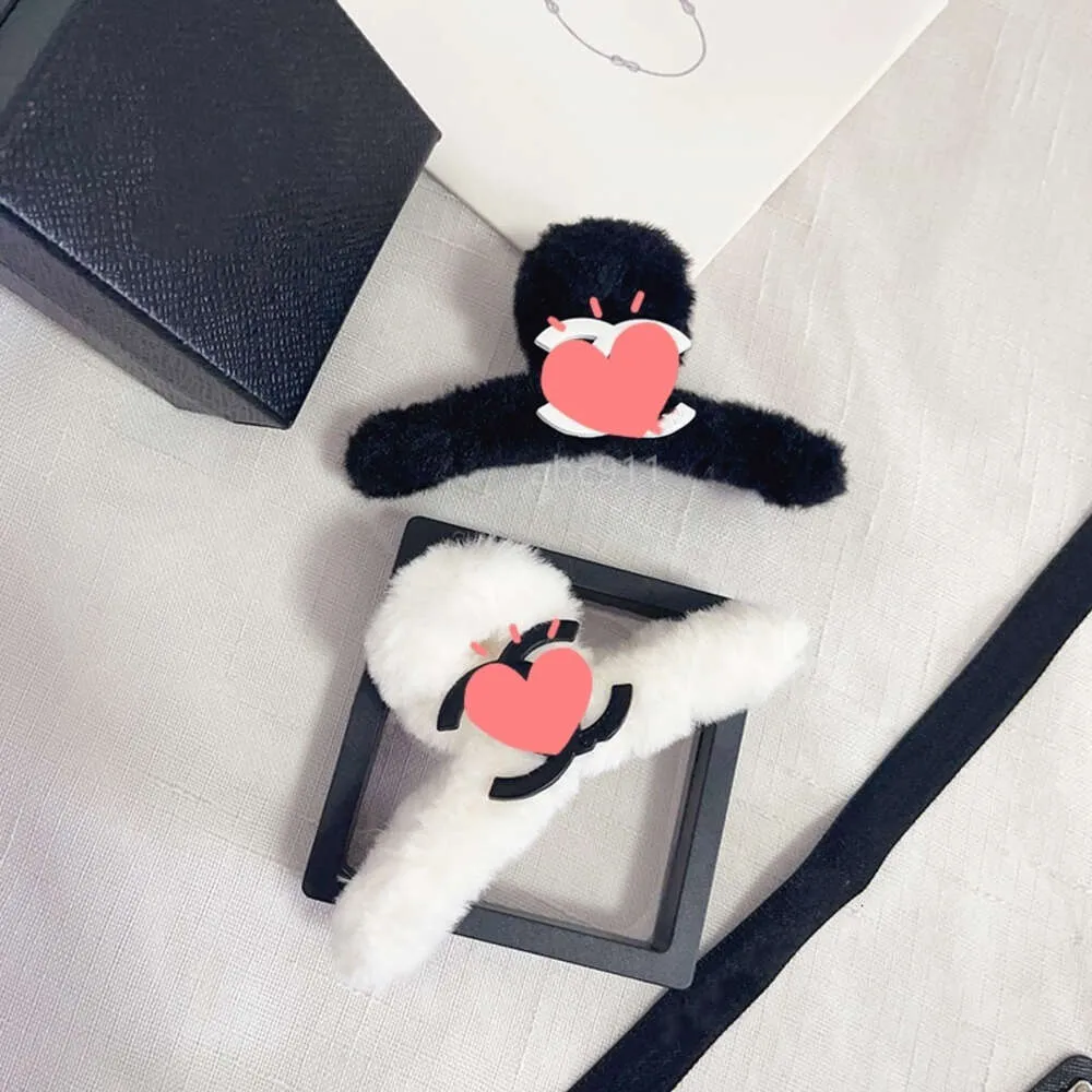 DHgate.com:Crystal & Metal Designer Hair Clips - Luxury Barrettes for ...