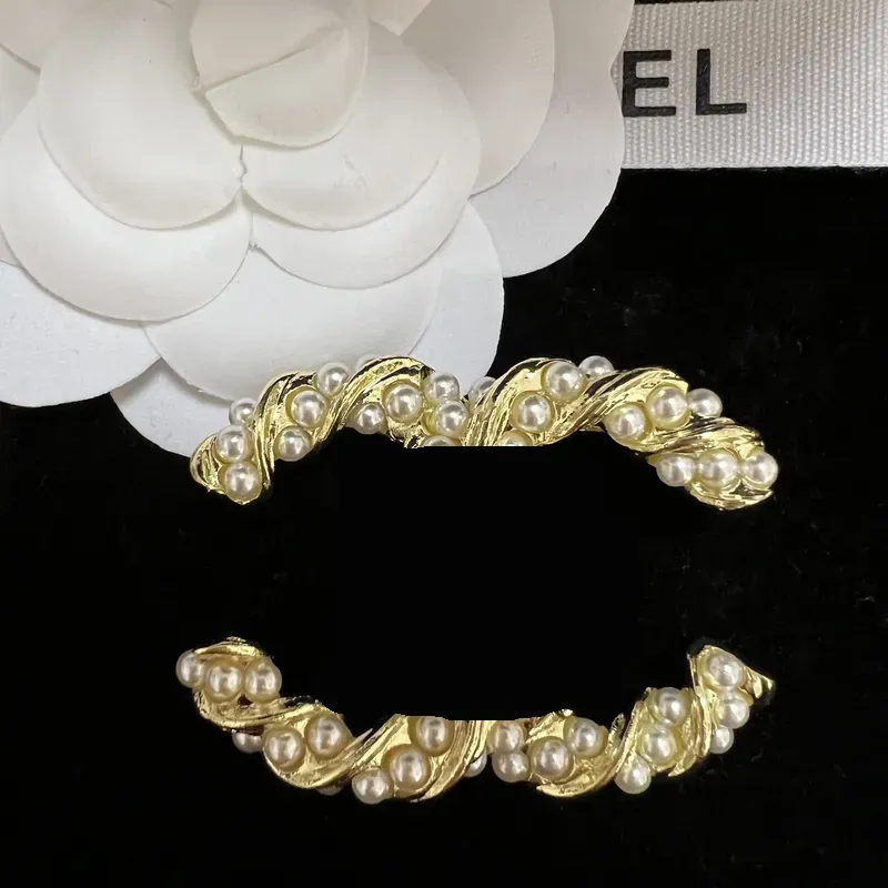 Brooches 18K Gold Pearl Letter C Logo Brand Silver Gold Women Brooch ...