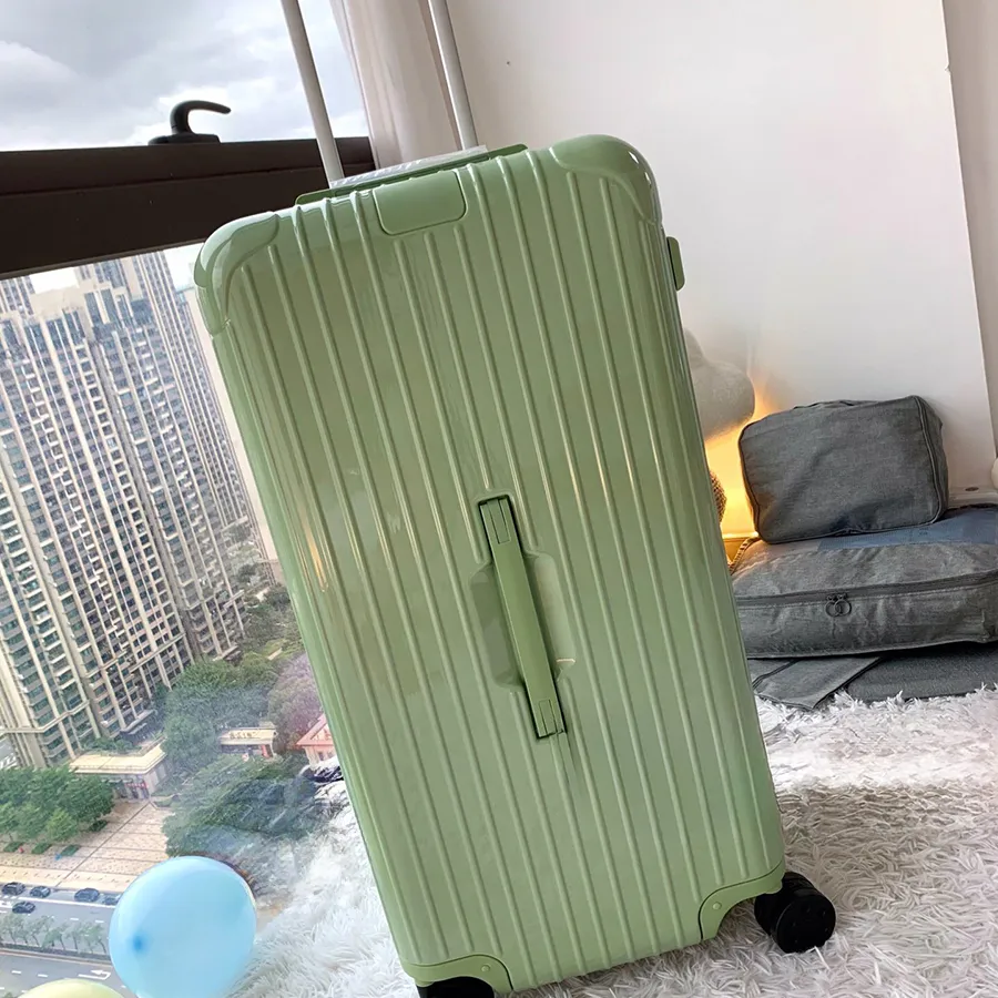 Lightweight Designer Travel Suitcase Classic 26 Inch Luggage With ...