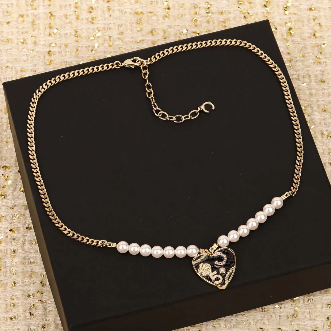 Luxury Charm Pendant Necklace with Black Color and Nature Shell Beads ...
