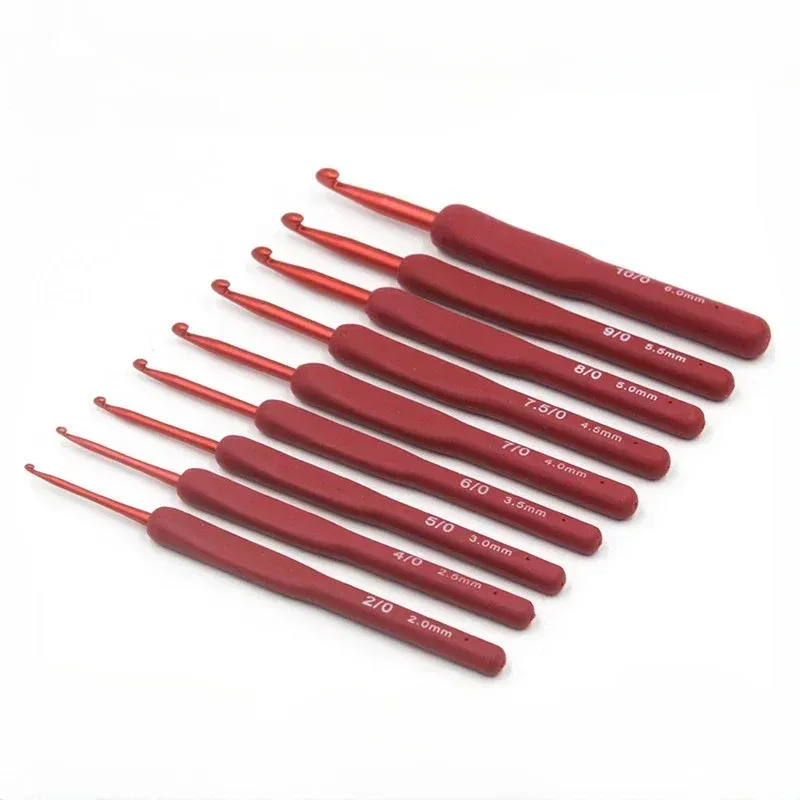 Crochet Hook Set: Frosted Silicone Handle Aluminum Hooks for Sweater ...