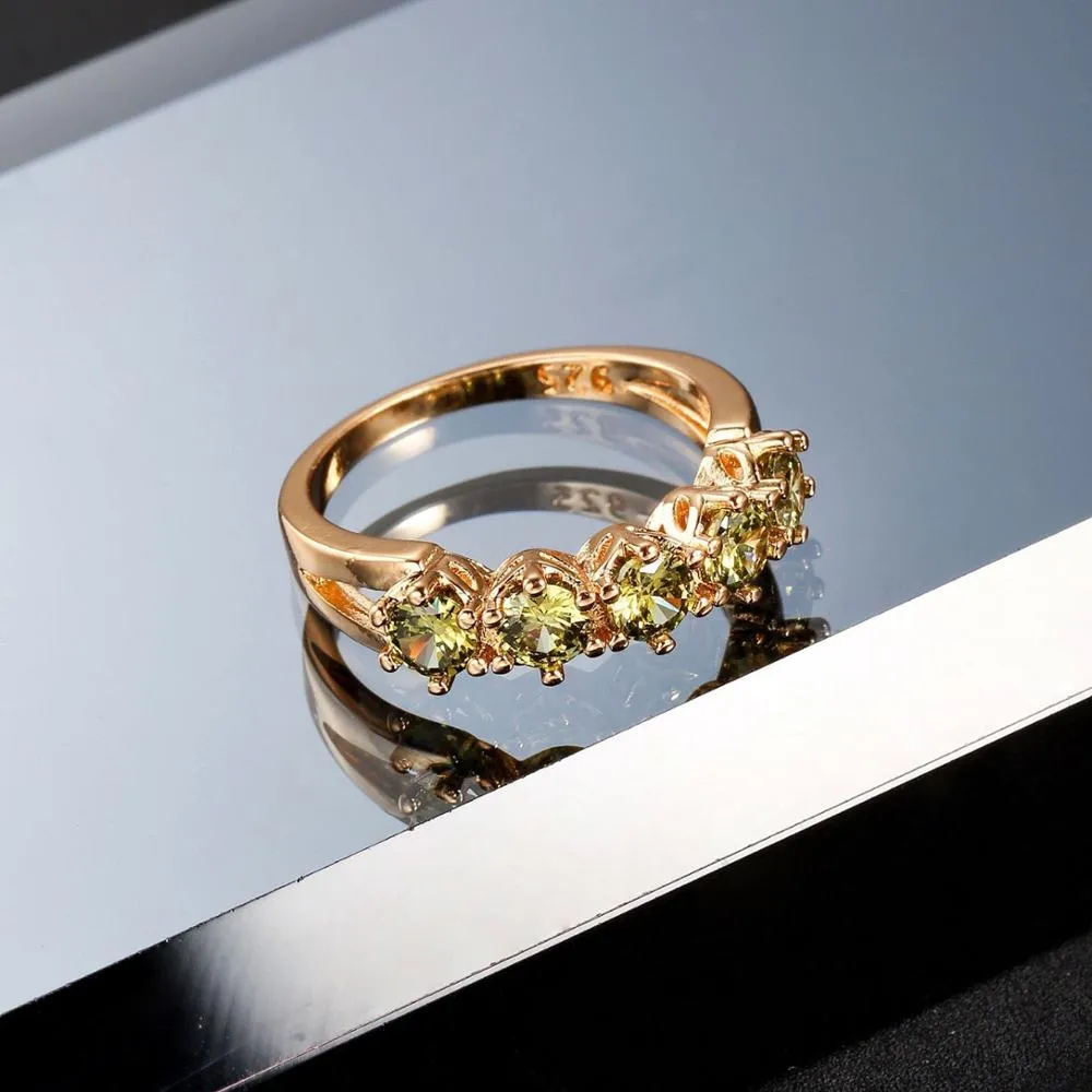 Anillos De Piedras Preciosas Verdes: Olive Green Cz Anillo De Oro De ...