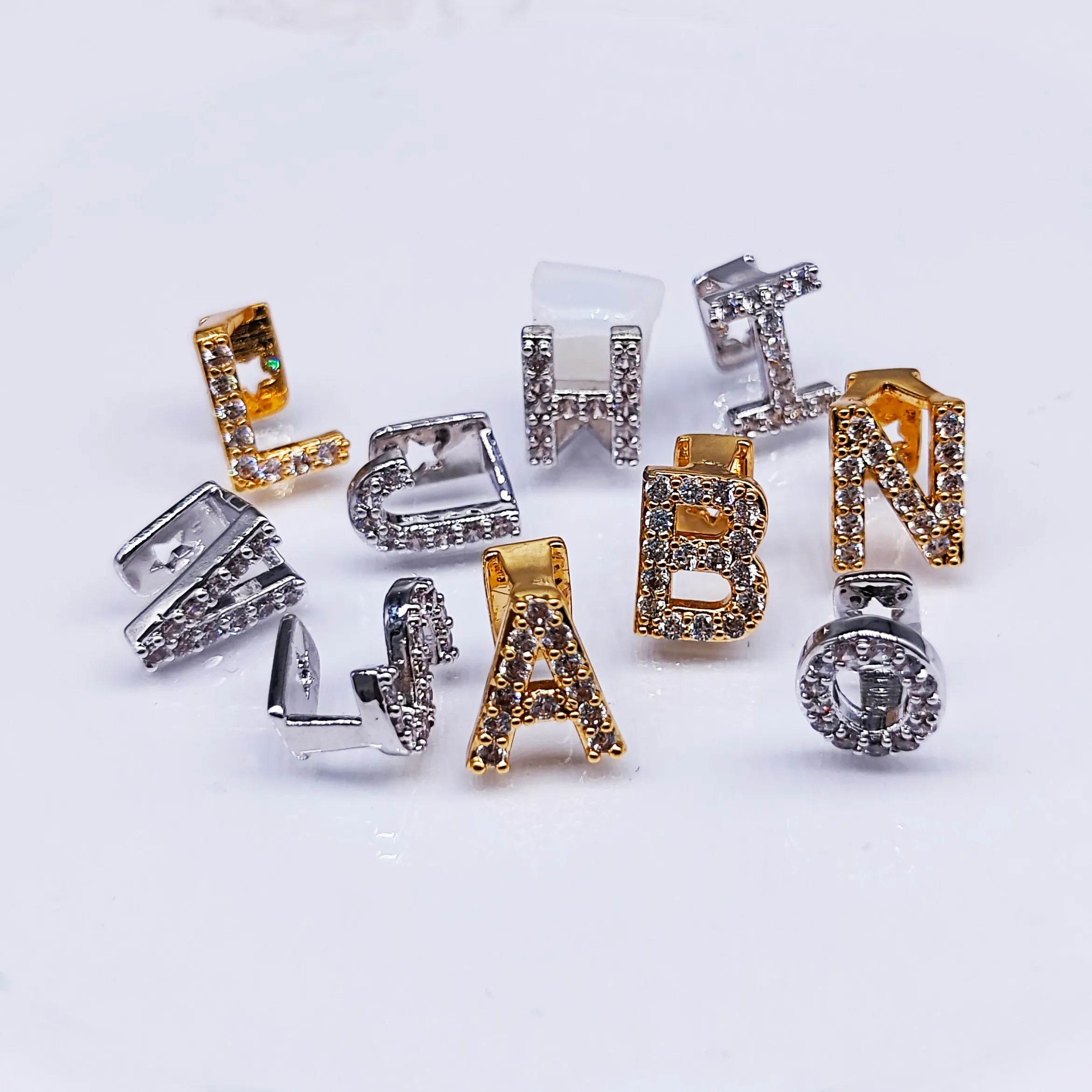Iced Out Grillz Teeth: 18k White Gold Custom Letter Diamond Grillz Hip ...