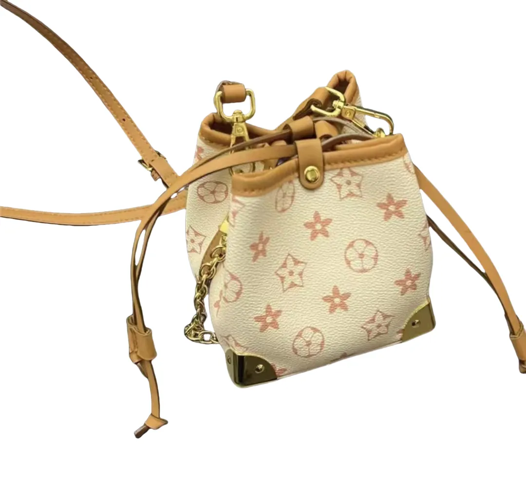 DHgate.com:"Stylish Leather Tote: Your Chic Daily Companion for ...