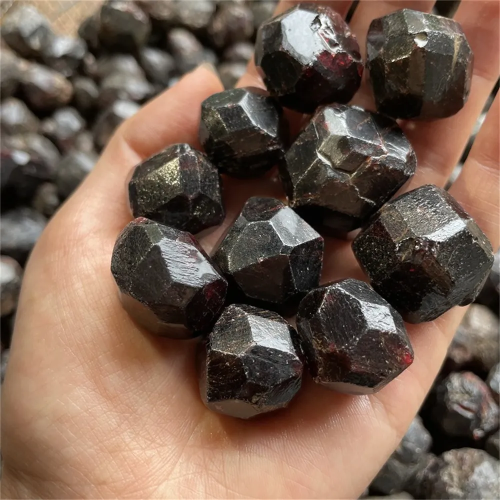 Natural Red Garnet Ore Rough Quartz Crystal Mineral Specimen for ...