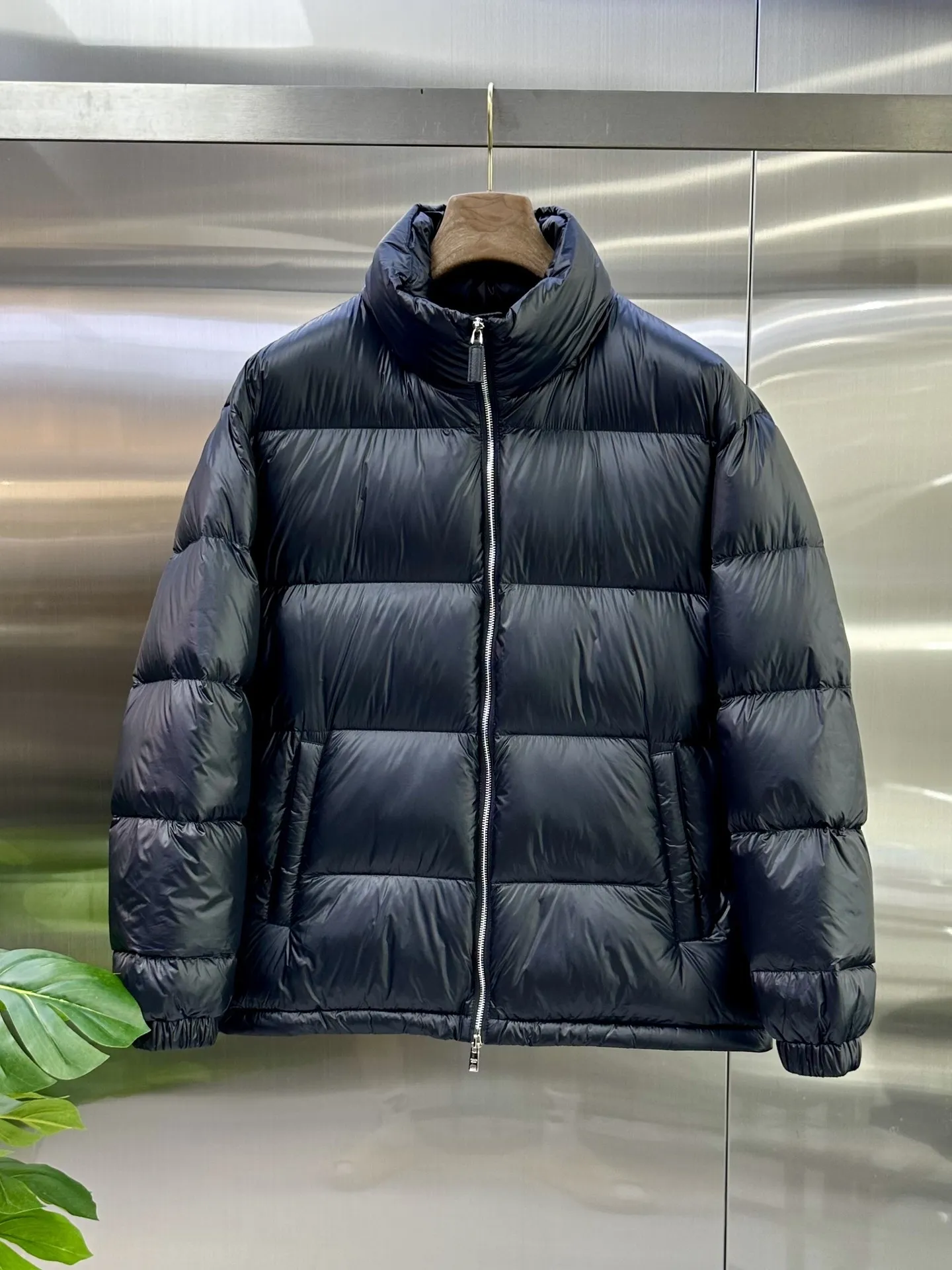 Designer Puffer Coat Men's - Luxury Down Jacket for Winter Outdoor ...